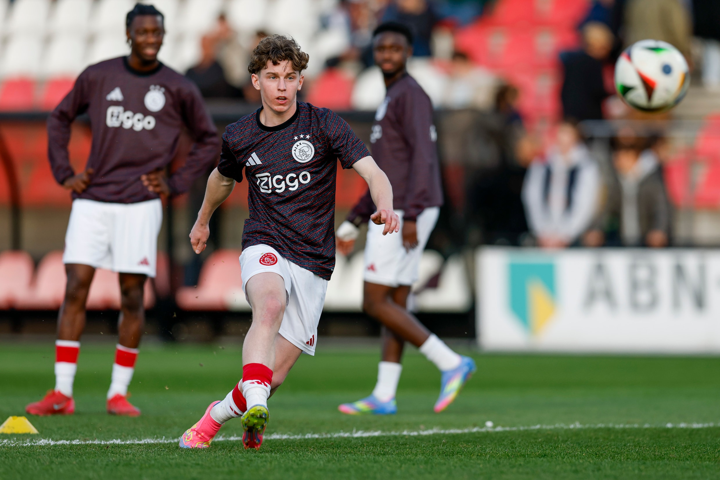 Live: Transfernieuws Ajax | Zo verliep de transferperiode van Ajax ...