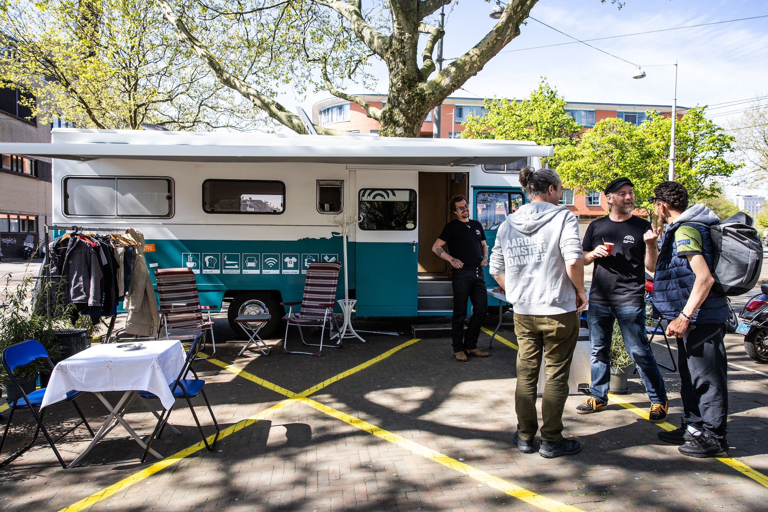 Bus for drug consumption will not move to Linnaeusstraat after all ...
