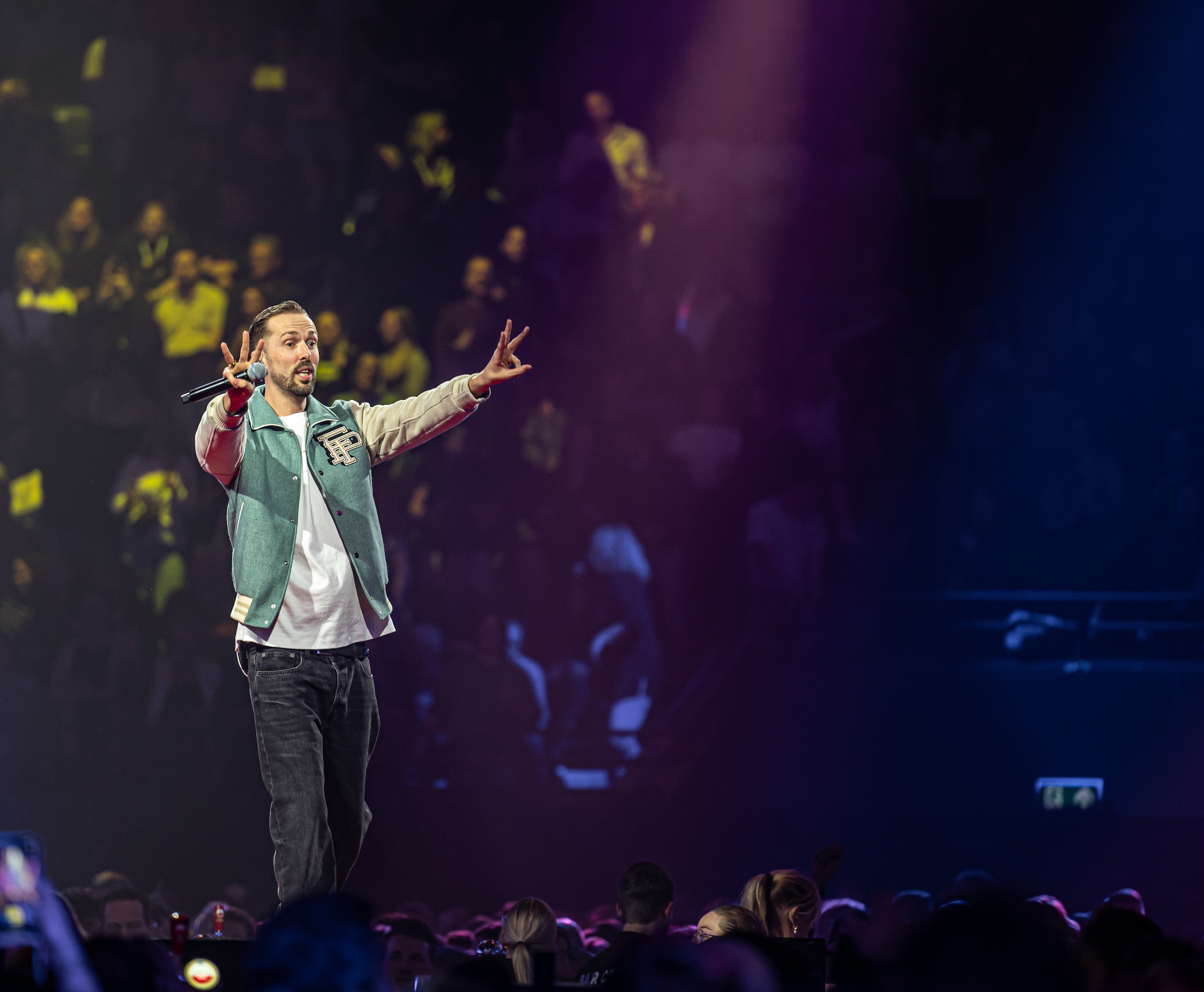 Recensie: Op zijn nieuwe album ‘Hard Hout’ bewijst Big2 dat hij nog ...