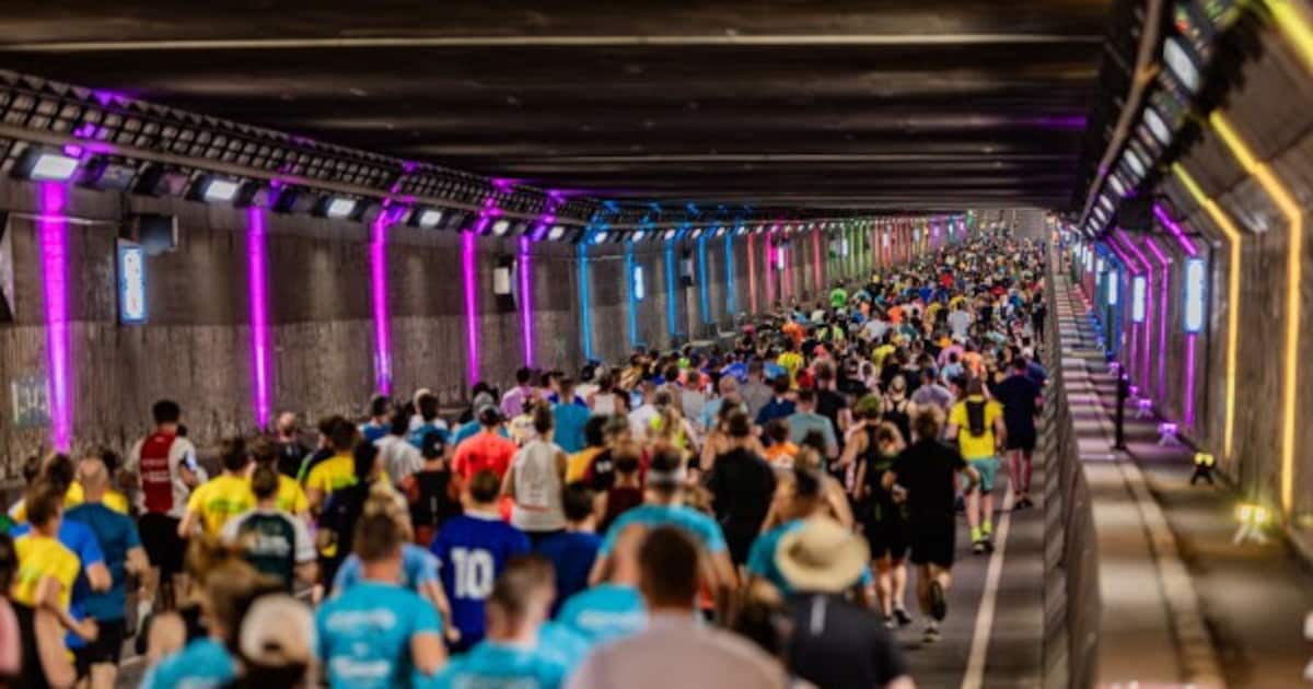 Kaarten jubileumeditie Dam tot Damloop (10 Engelse mijl) binnen een uur ...