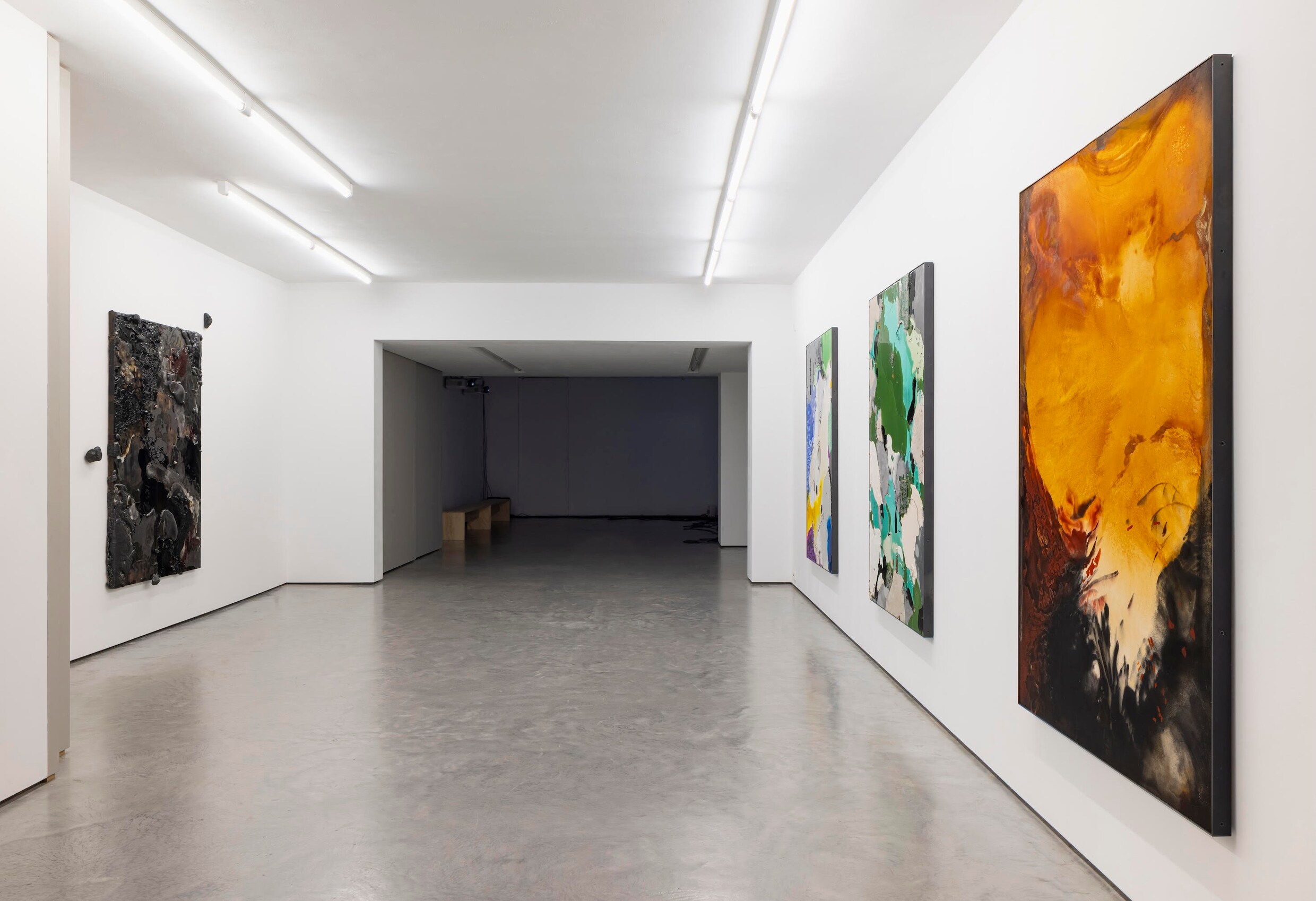 Van steenkool tot silicium – kunstenaar Cristina Lucas verbeeldt de ...