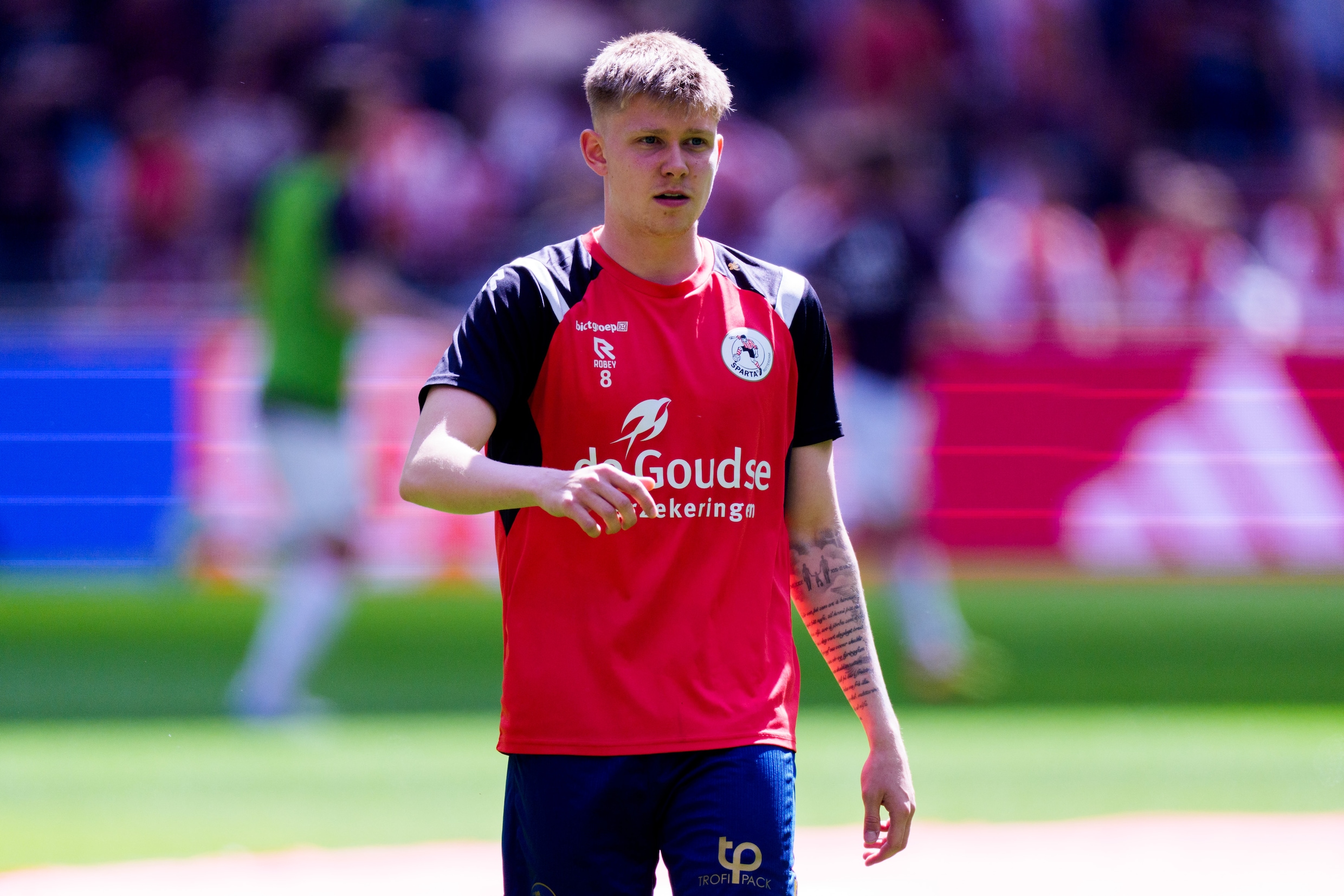 Live: Transfernieuws Ajax | Ajax verhuurt Van Axel Dongen aan sc ...