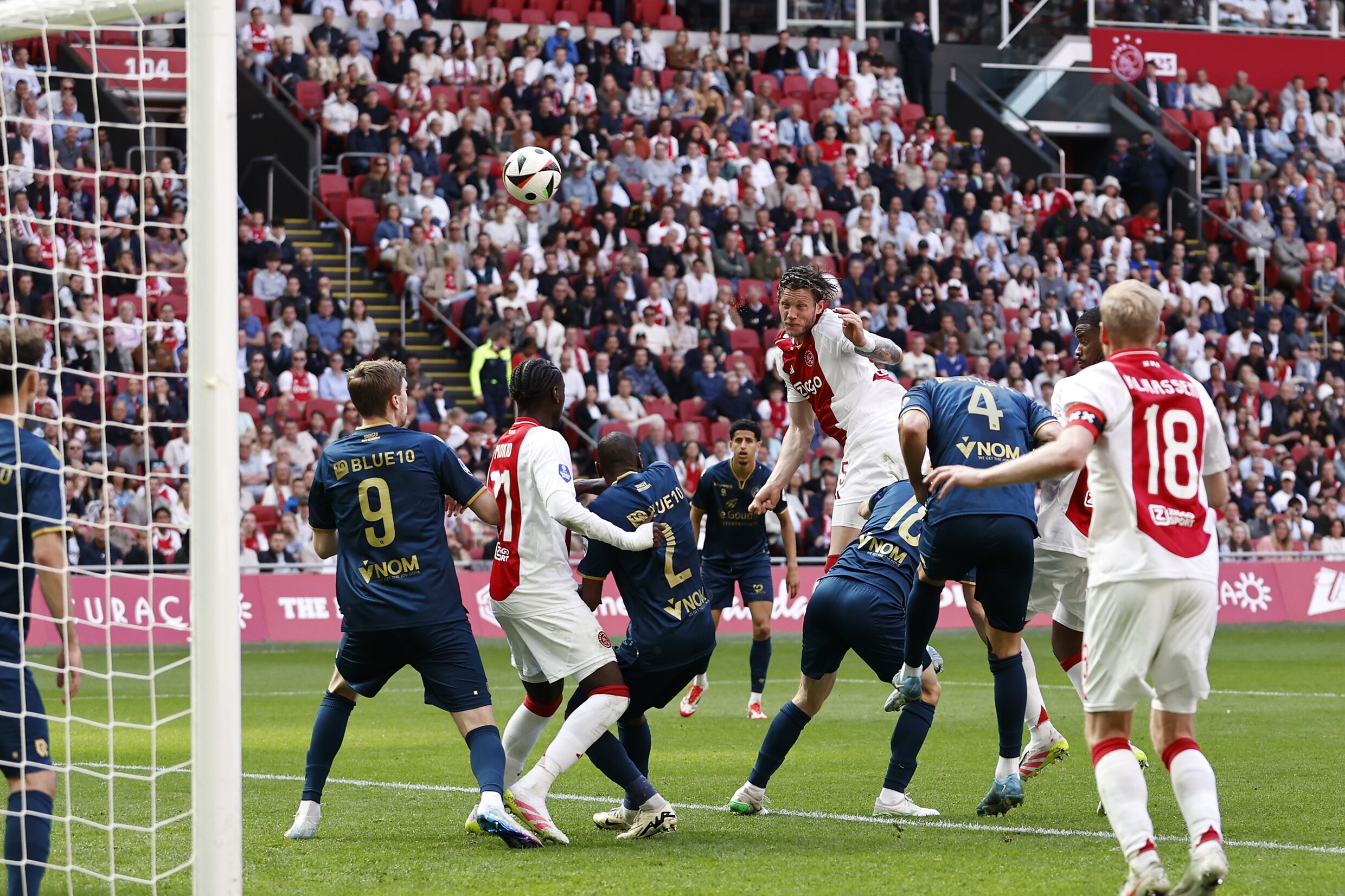 Ajax loopt na spectaculaire slotfase tegen Sparta opnieuw averij op in ...