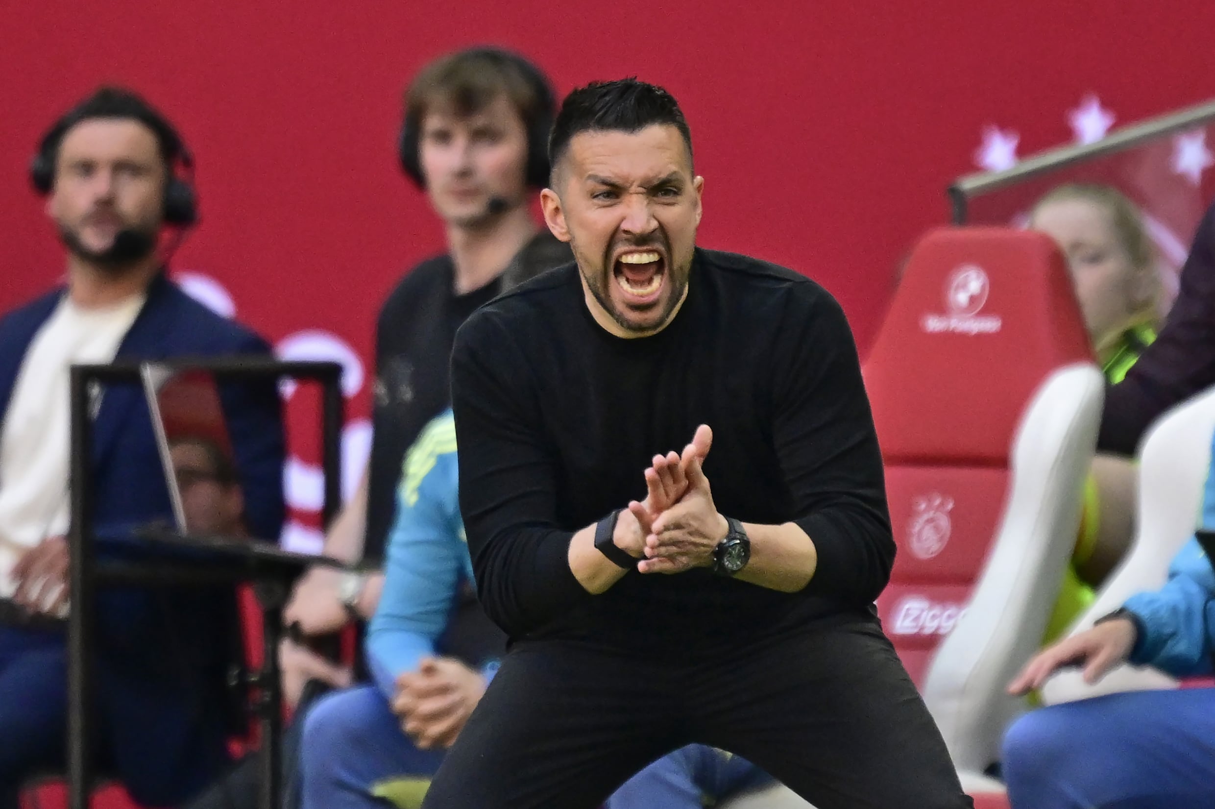 Farioli na nieuwe domper Ajax in titelstrijd: ‘Ik spreek niet over ...