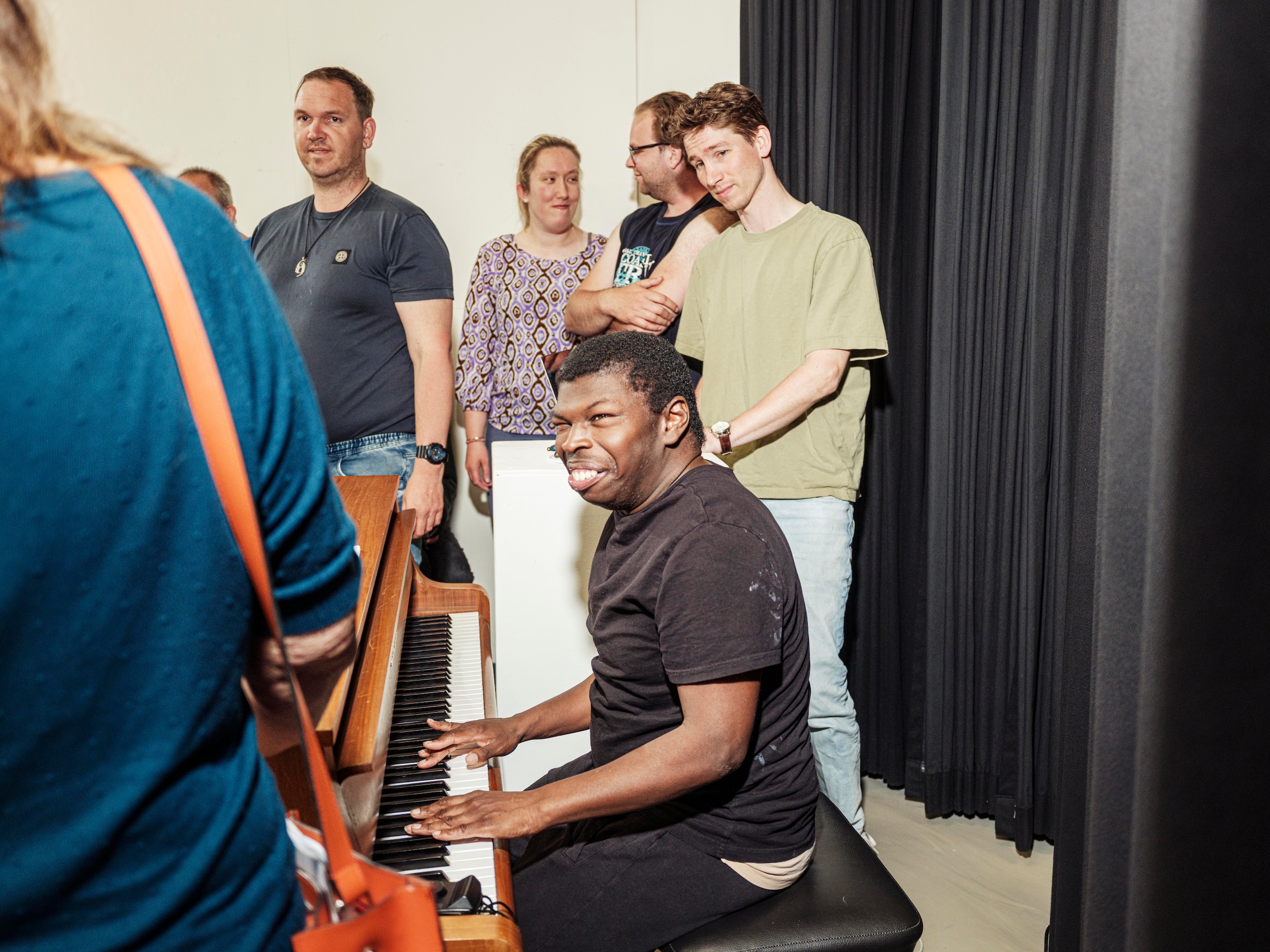 Eerste lichting theaterschool voor mensen met een verstandelijke ...