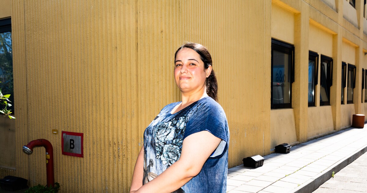 Douha Deeb is het wachten op de IND zat en wil Nederlands leren vanuit ...