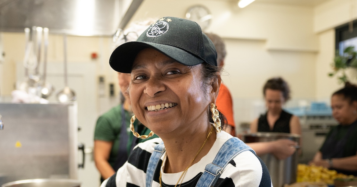 Deze Amsterdamse bereidt maaltijdboxen voor klanten van de Voedselbank: ‘Een vader zei: we ...