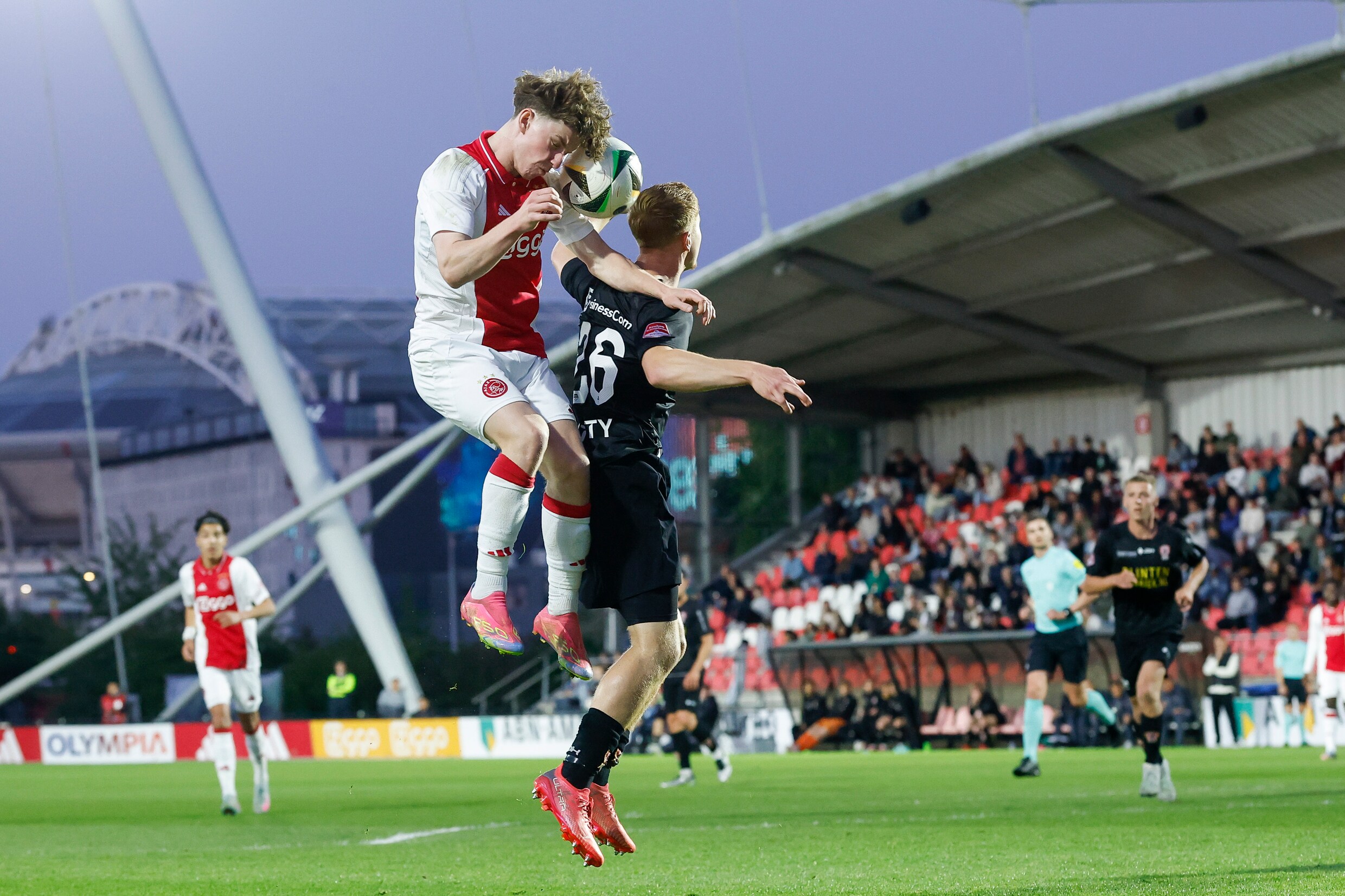 Live: Transfernieuws Ajax | Ajax verkoopt Borna Sosa aan Crystal Palace | Het Parool