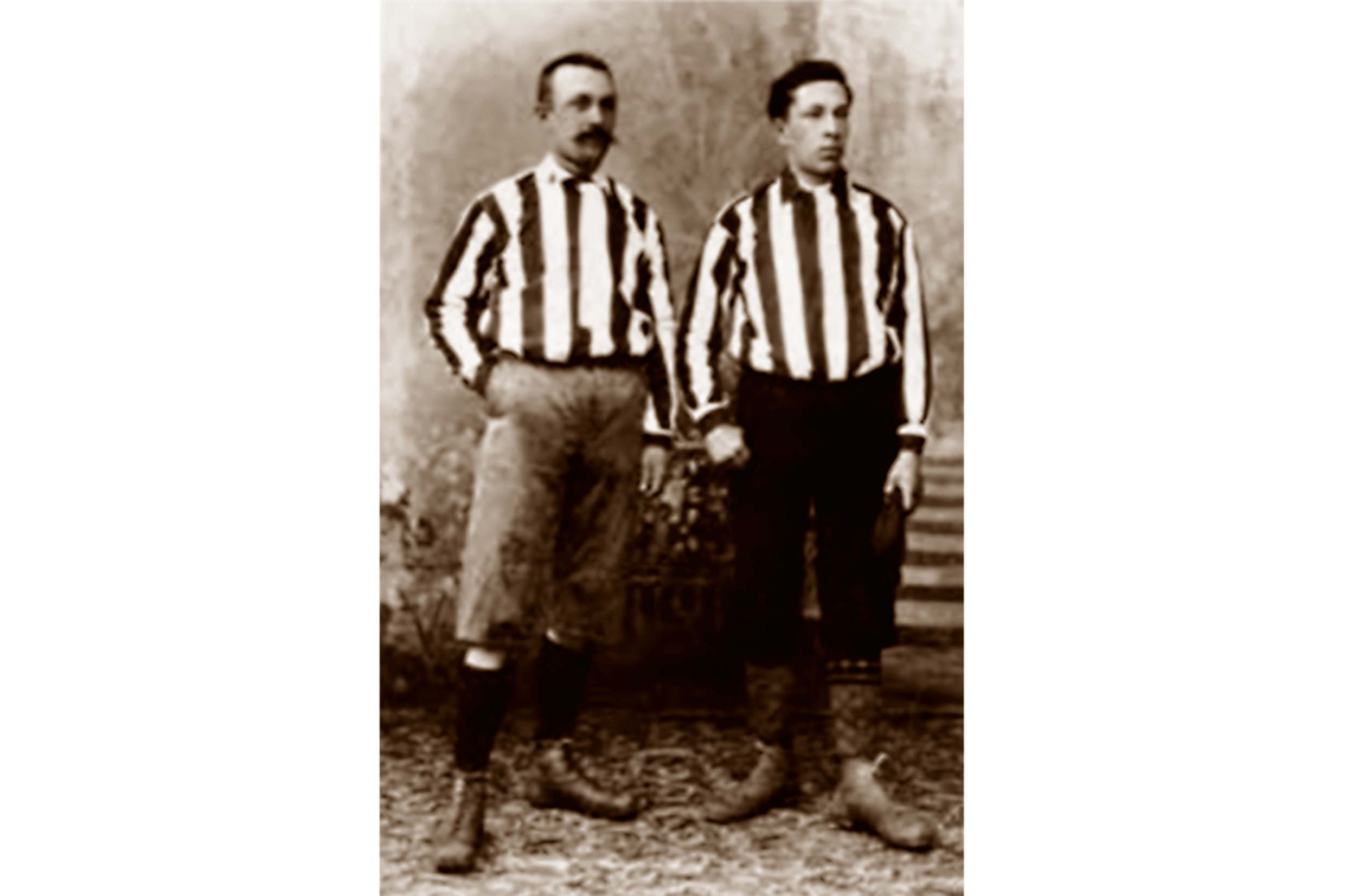 Gelukkig hebben we deze dagen de ruim 2000 Ajaxfoto’s nog: 125 jaar ...