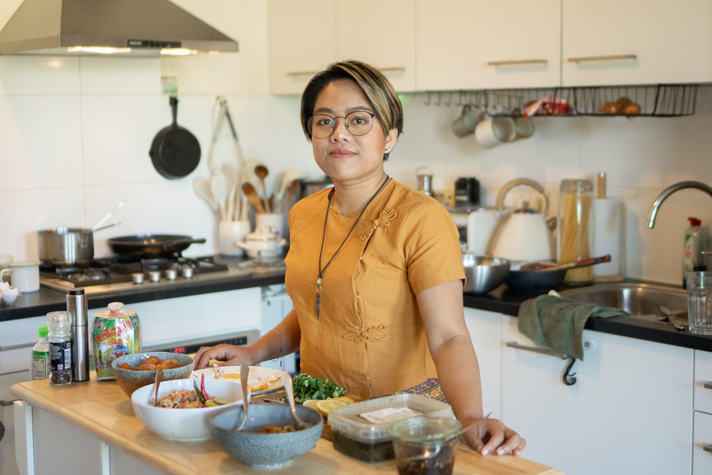 Zo brengt chef Yin Mon de onbekende Birmese keuken naar Amsterdam ...