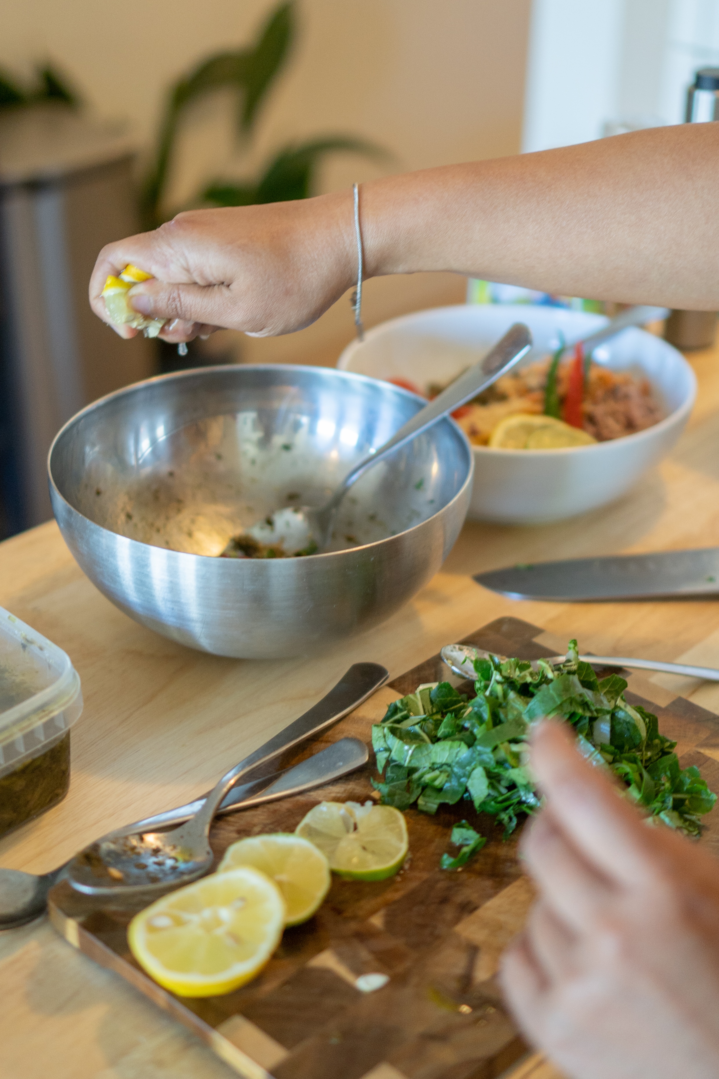 Zo brengt chef Yin Mon de onbekende Birmese keuken naar Amsterdam: ‘Koken is het enige wat ik ...