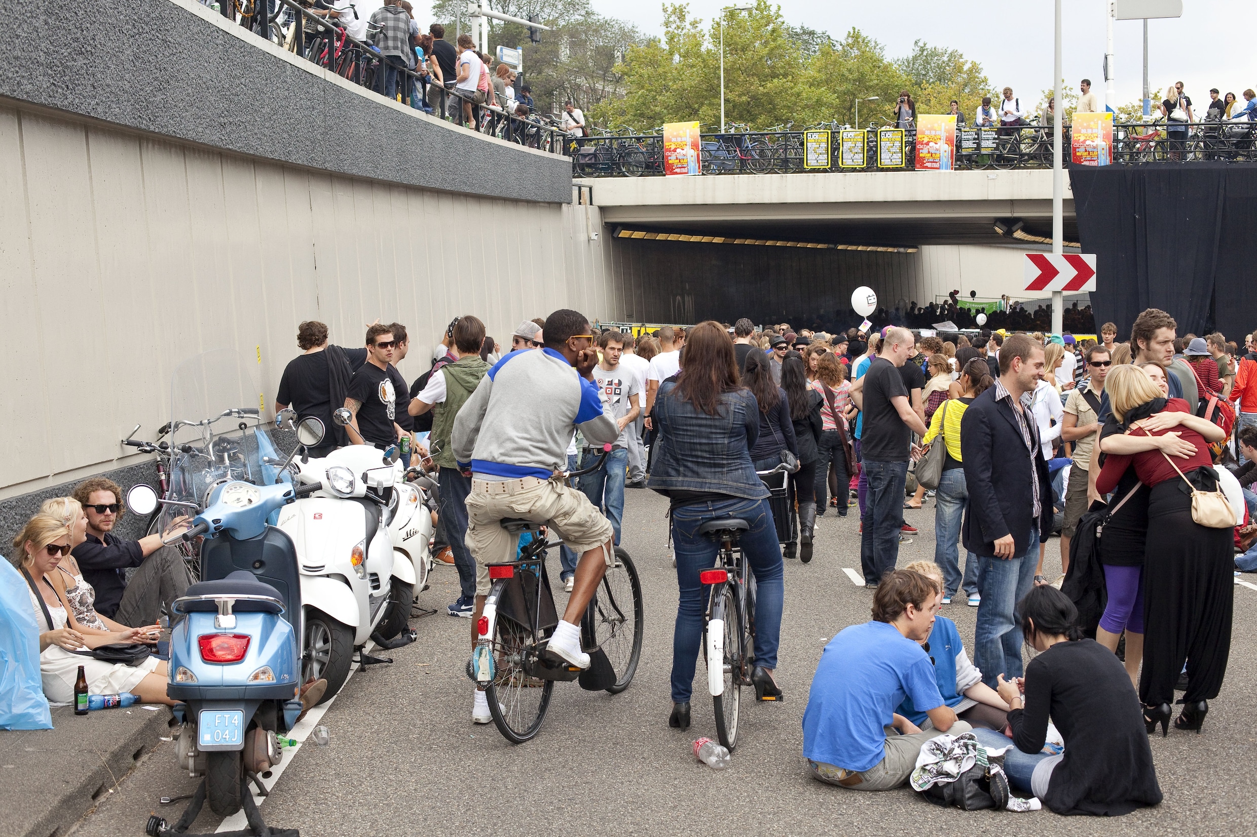 Lezers over kaarten festival Op de Ring: ‘Je kon erop wachten, een Rotterdammer die ...
