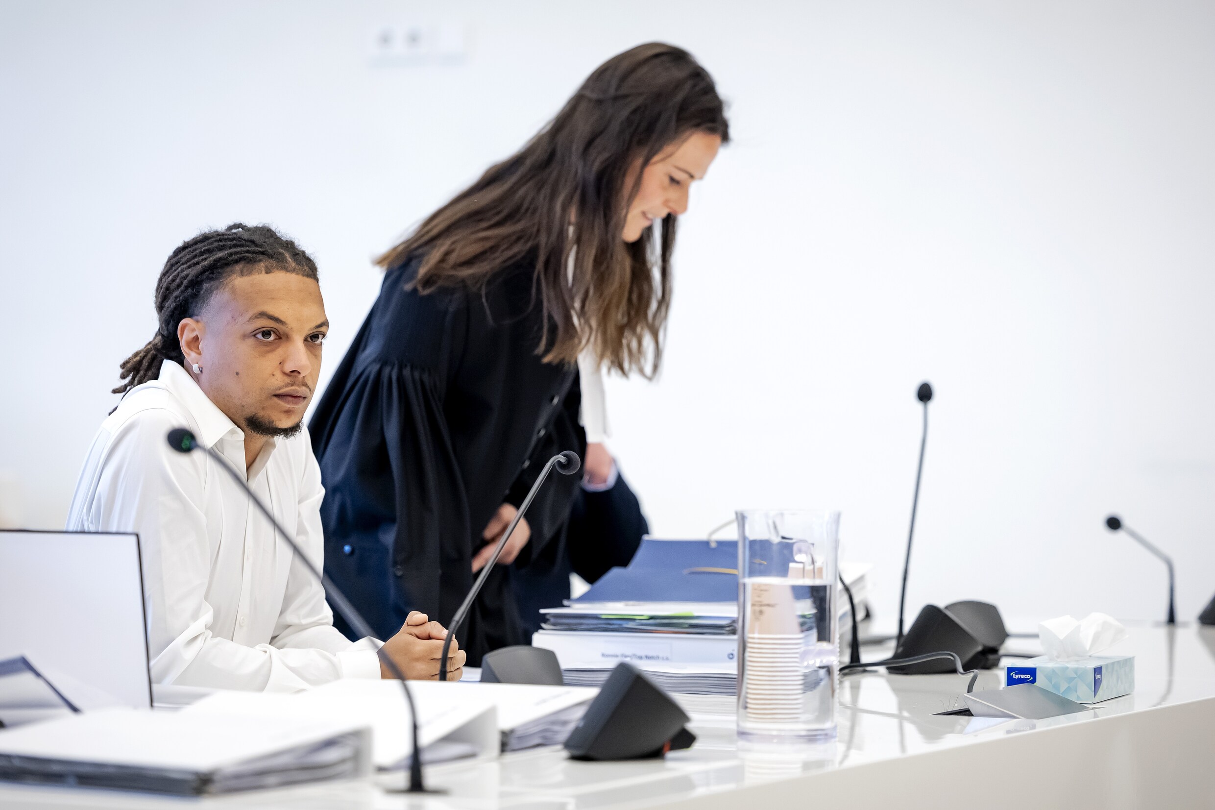 Ronnie Flex denkt niet dat hij hoger beroep tegen platenlabel gaat winnen: ‘Hard hoofd in’ | Het ...