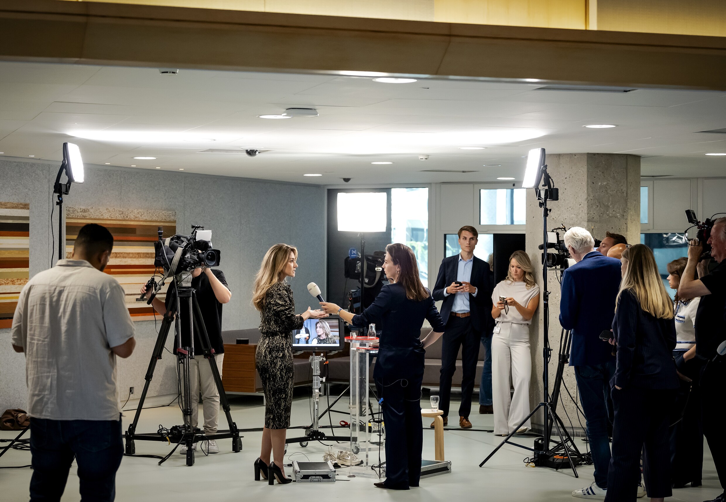 Lezers over de val van het kabinet: ‘Je kan van alles vinden van Wilders, maar één ding kan hij ...