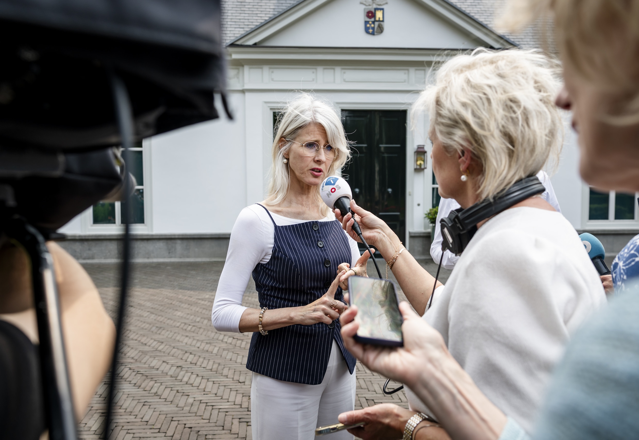 Over de prestaties van het kabinet-Schoof zullen de geschiedenisboeken kort zijn | Het Parool