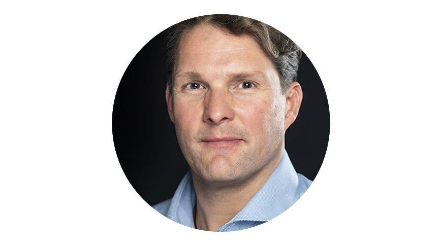 Naar een onbewoond eiland neemt tubaïst Perry Hoogendijk het ...