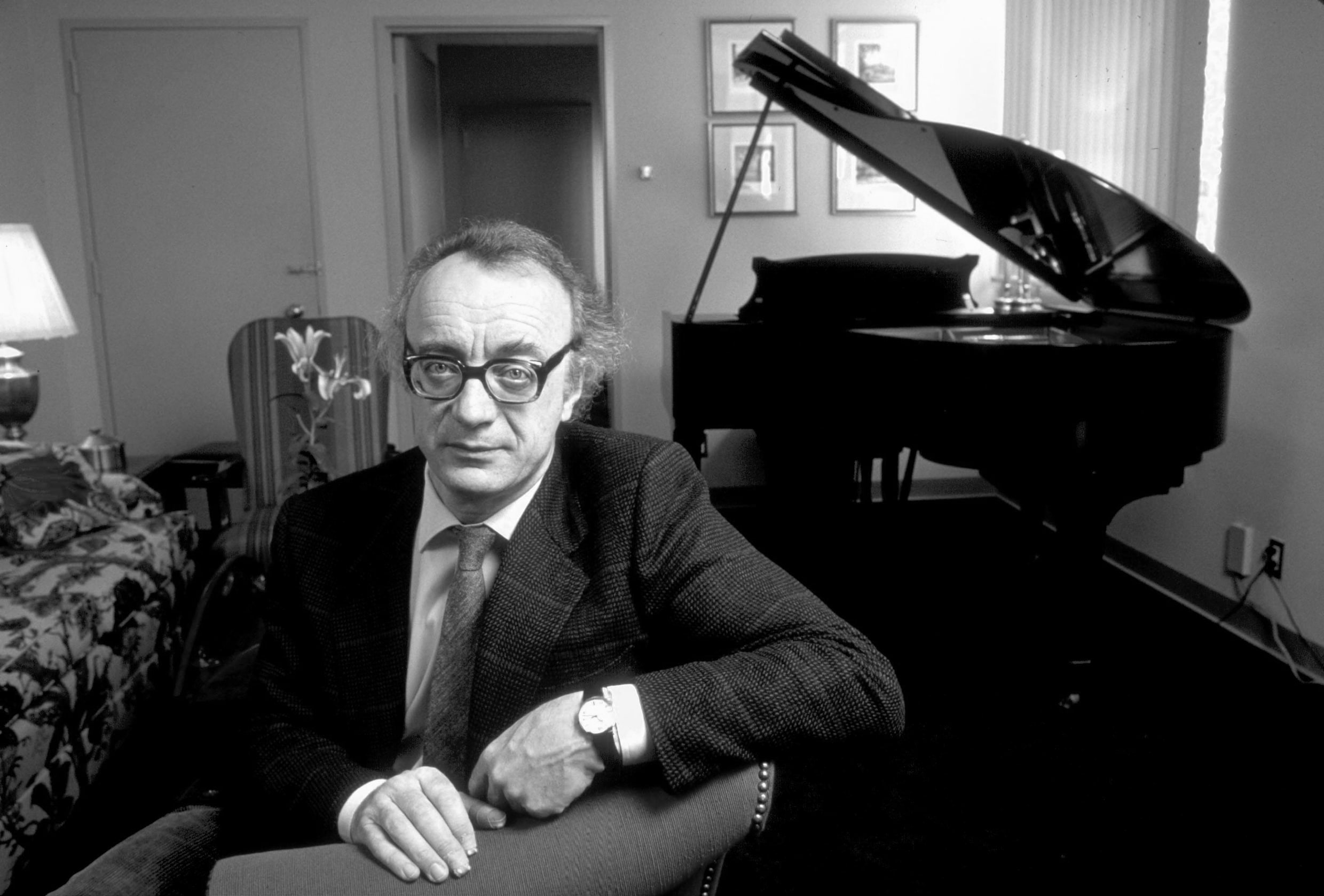 Nadat pianist Alfred Brendel (1931-2025) zijn nagels had versplinterd ...