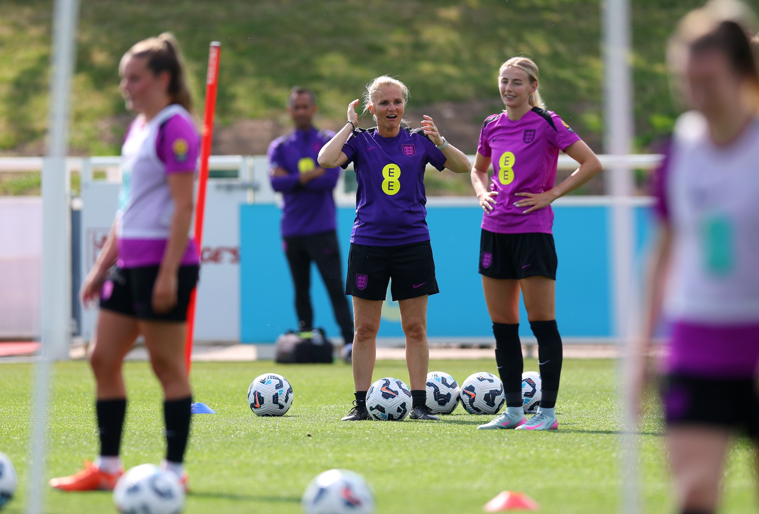 Het Engeland van Sarina Wiegman speelt op het EK tegen Oranje: ‘Je kan ...