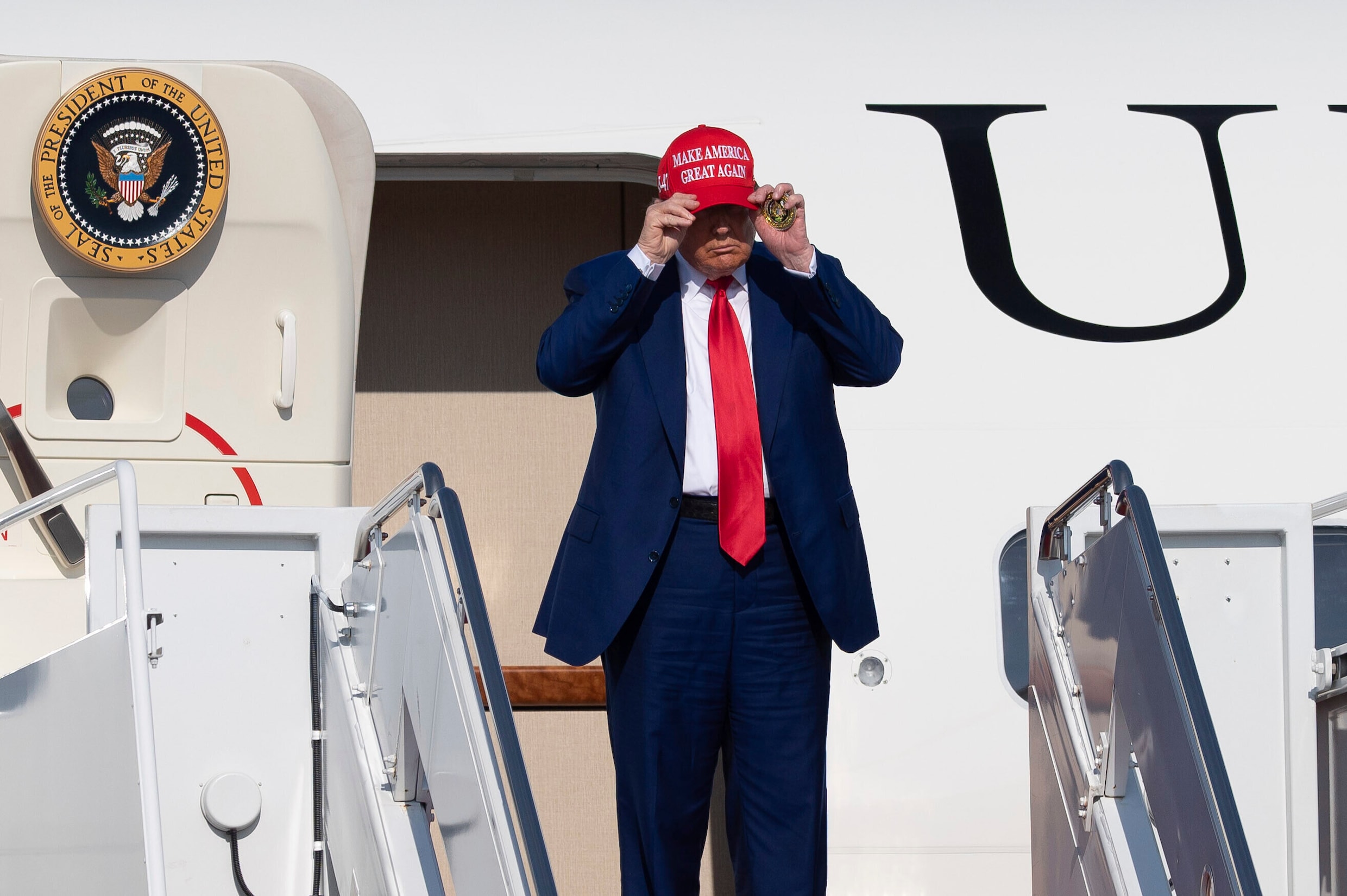 Trump komt toch gewoon naar de Navo-top in Den Haag (en dus wacht ...