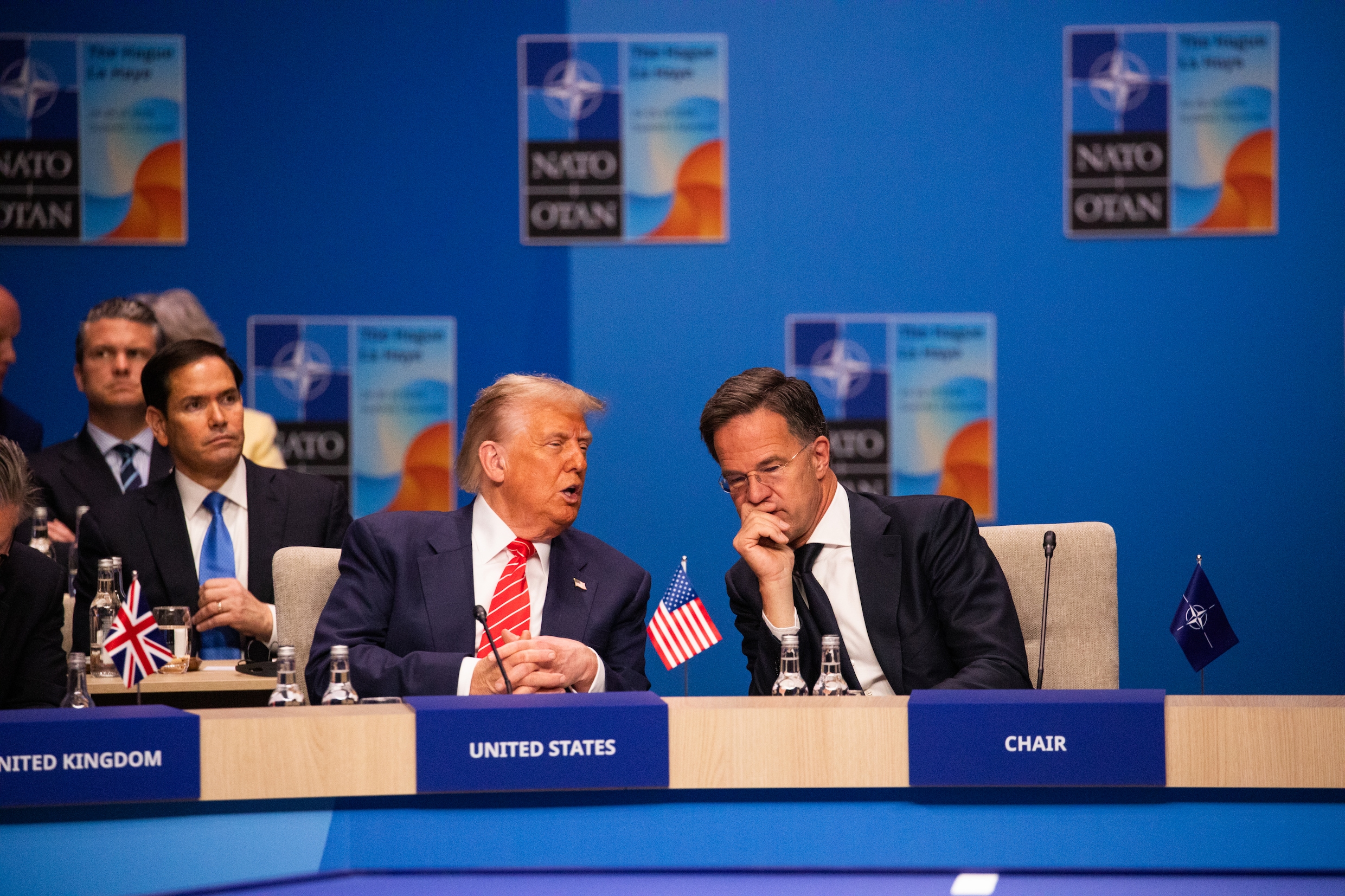 Vernuft, taal, powerplay en vleierij: zo kreeg Mark Rutte de Navo naar ...