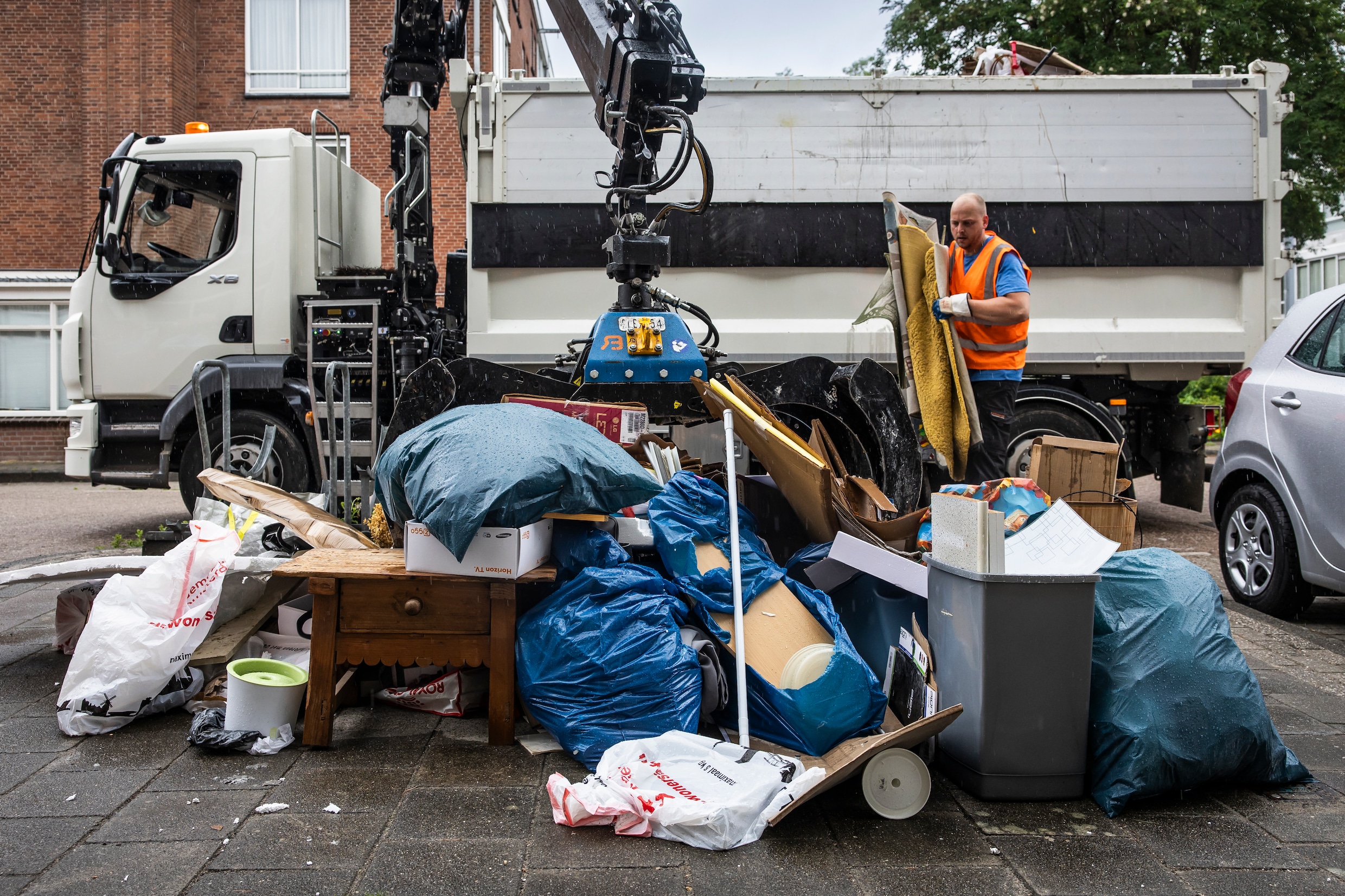 Amsterdam to create 4000 official spots for bulk waste, IJburg is first ...