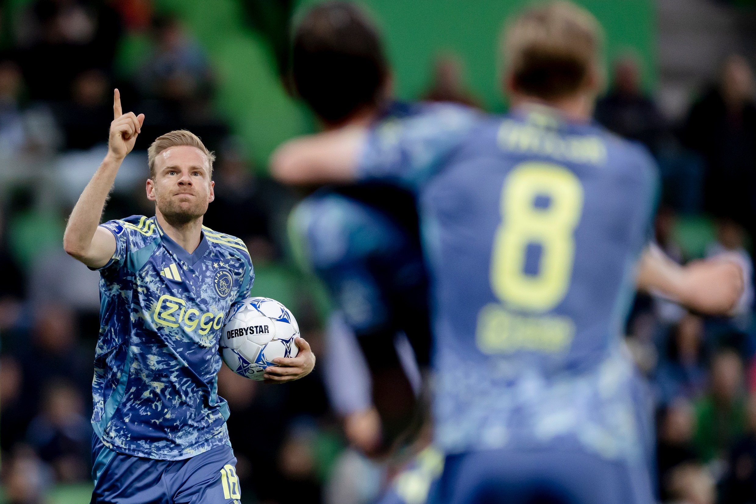 Live: Transfernieuws Ajax | Ajax verkoopt Borna Sosa aan Crystal Palace | Het Parool