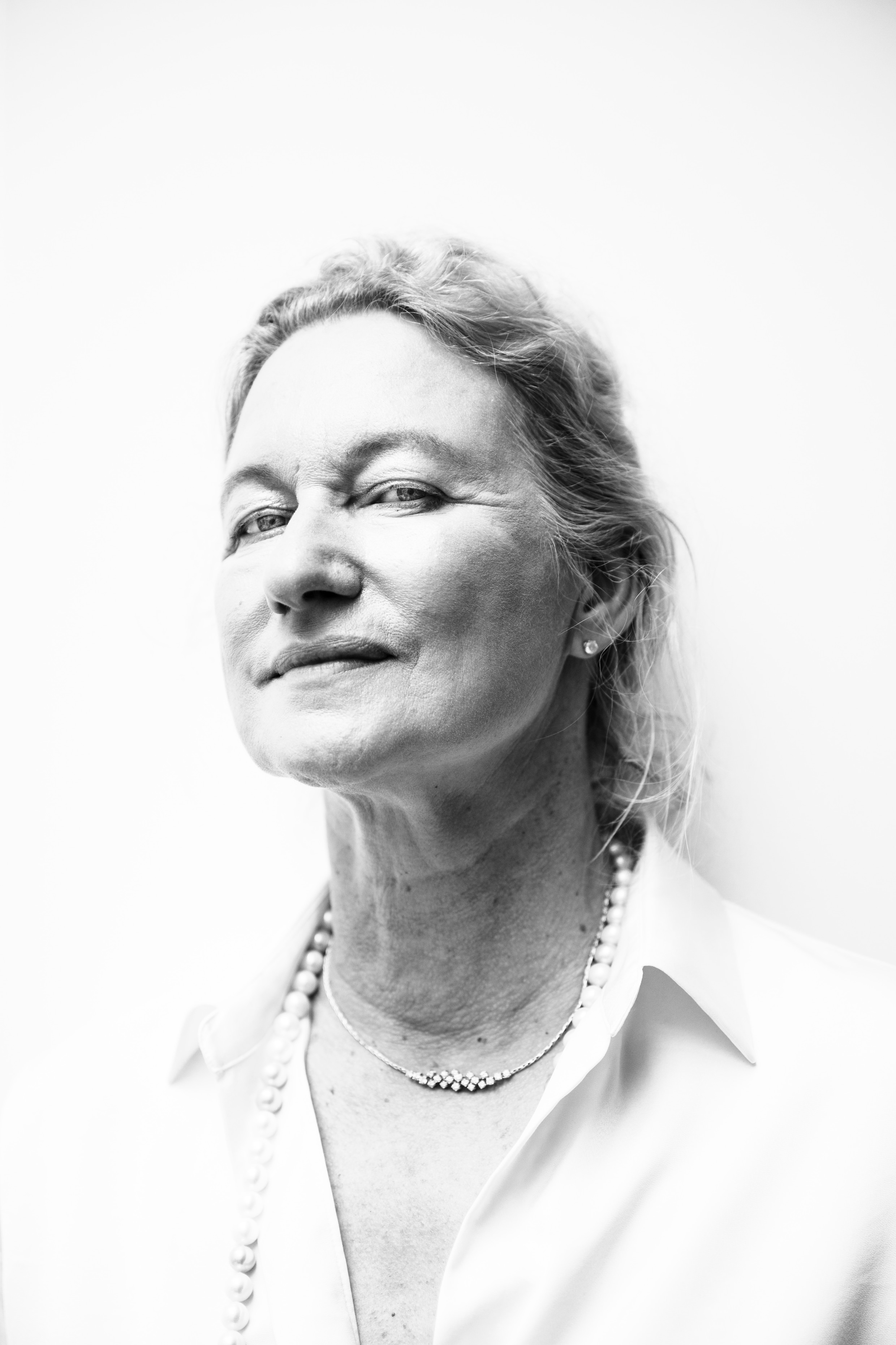 Astrid van Heumen (55) weet hoe het is om als weduwe verder te moeten ...