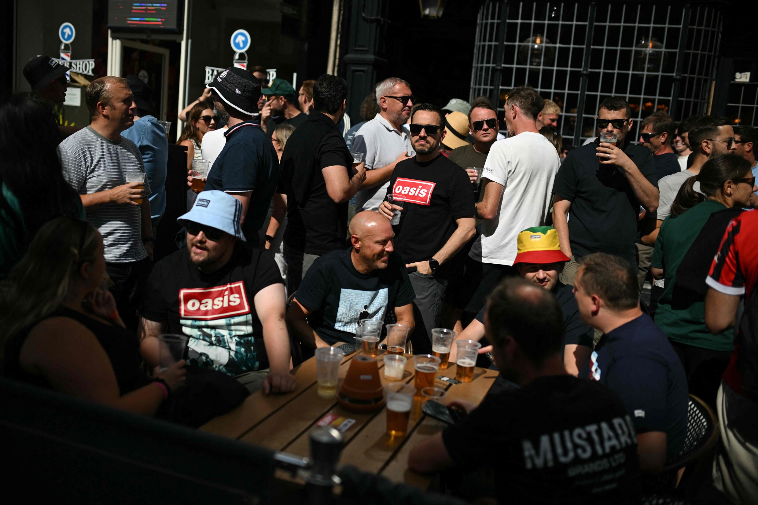 Reünie Oasis in Cardiff: euforische fans, lange rijen en een omzet van ...