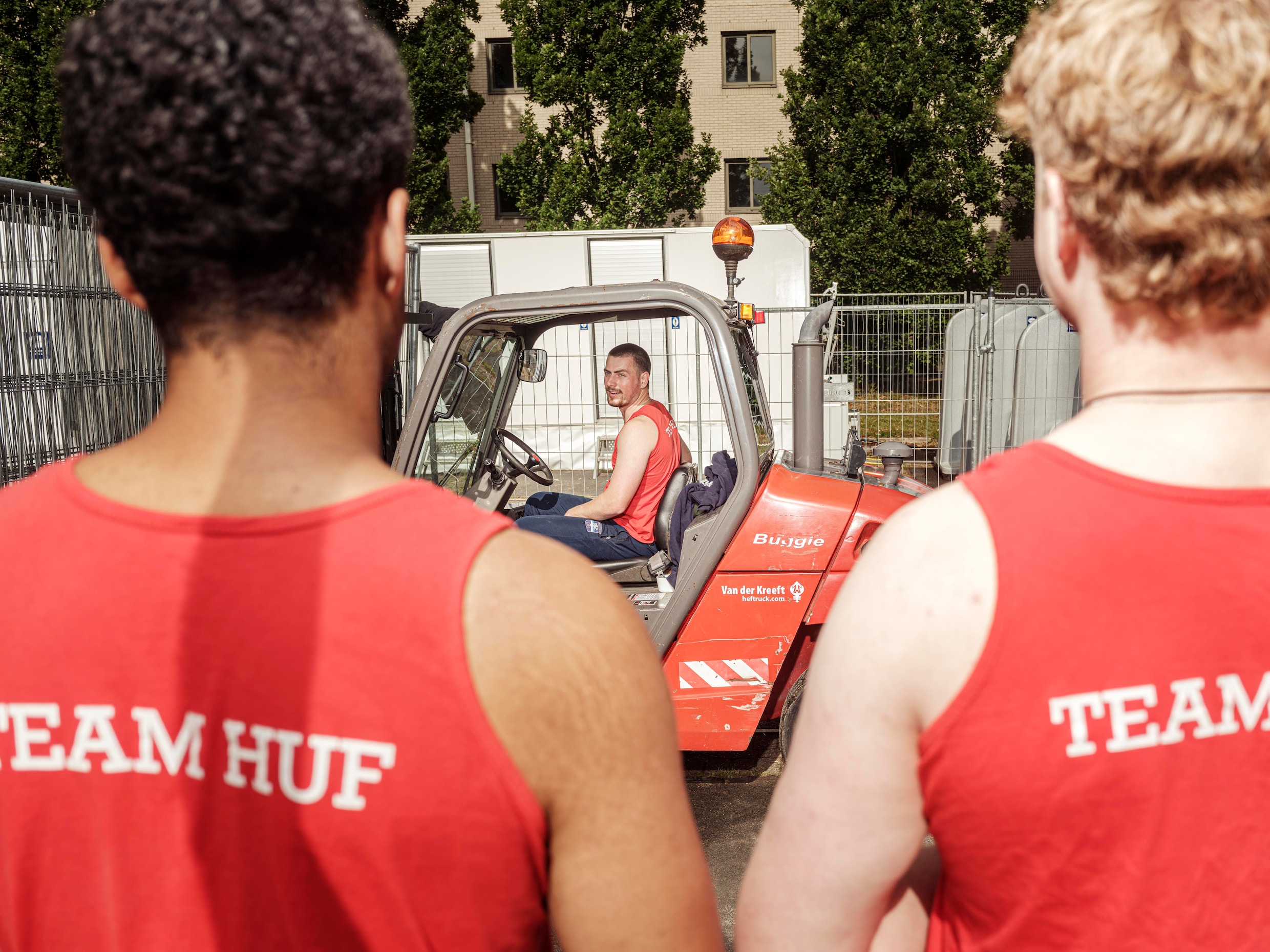 ‘Team Huf’ bouwt grote, gratis Amsterdamse festivals op: ‘Brein uit ...