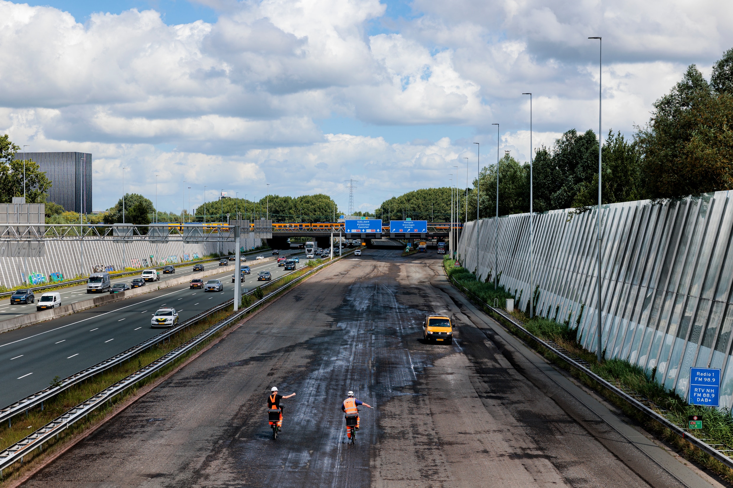 Deel A10 Oost ruim twee weken dicht, Rijkswaterstaat waarschuwt voor vertragingen van een uur ...