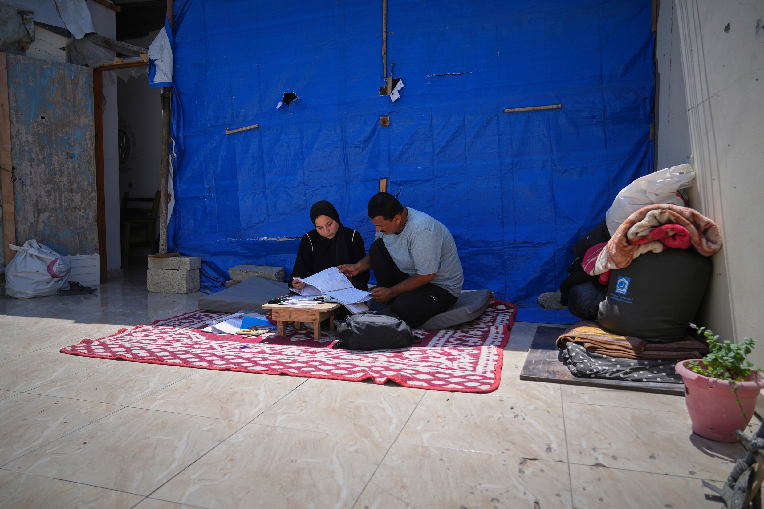 Sarah (18) wilde arts worden, nu is ze in Gaza alleen bezig met ...