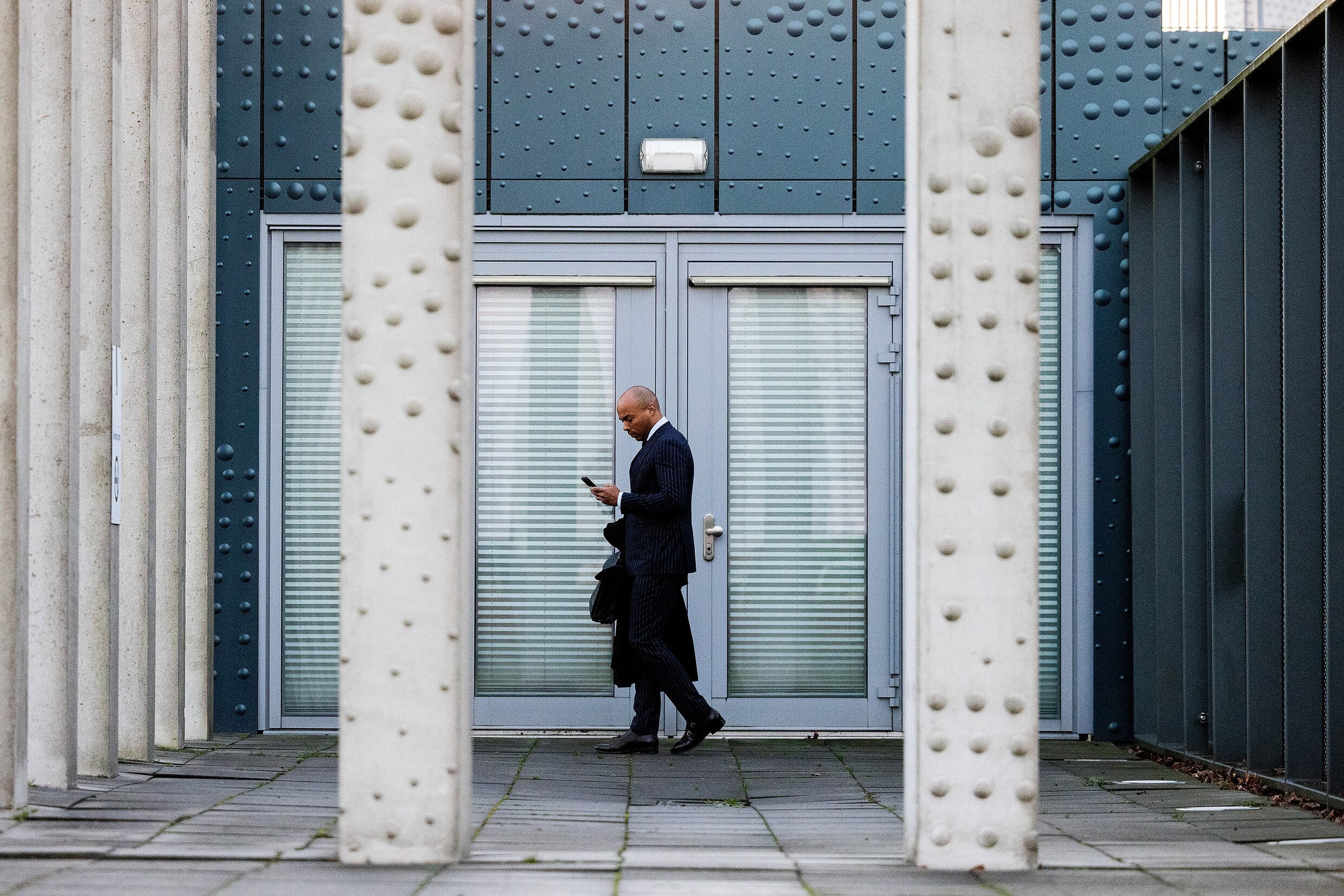 Ridouan Taghi wil wéér rechter laten wegsturen, nu in proces om dossier advocaat Shukrula | Het ...