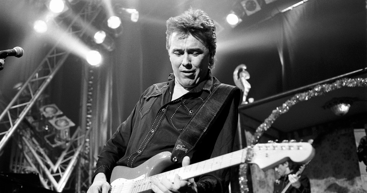 Gitarist George Kooymans (1948-2025) was het eerste muzikale brein van ...