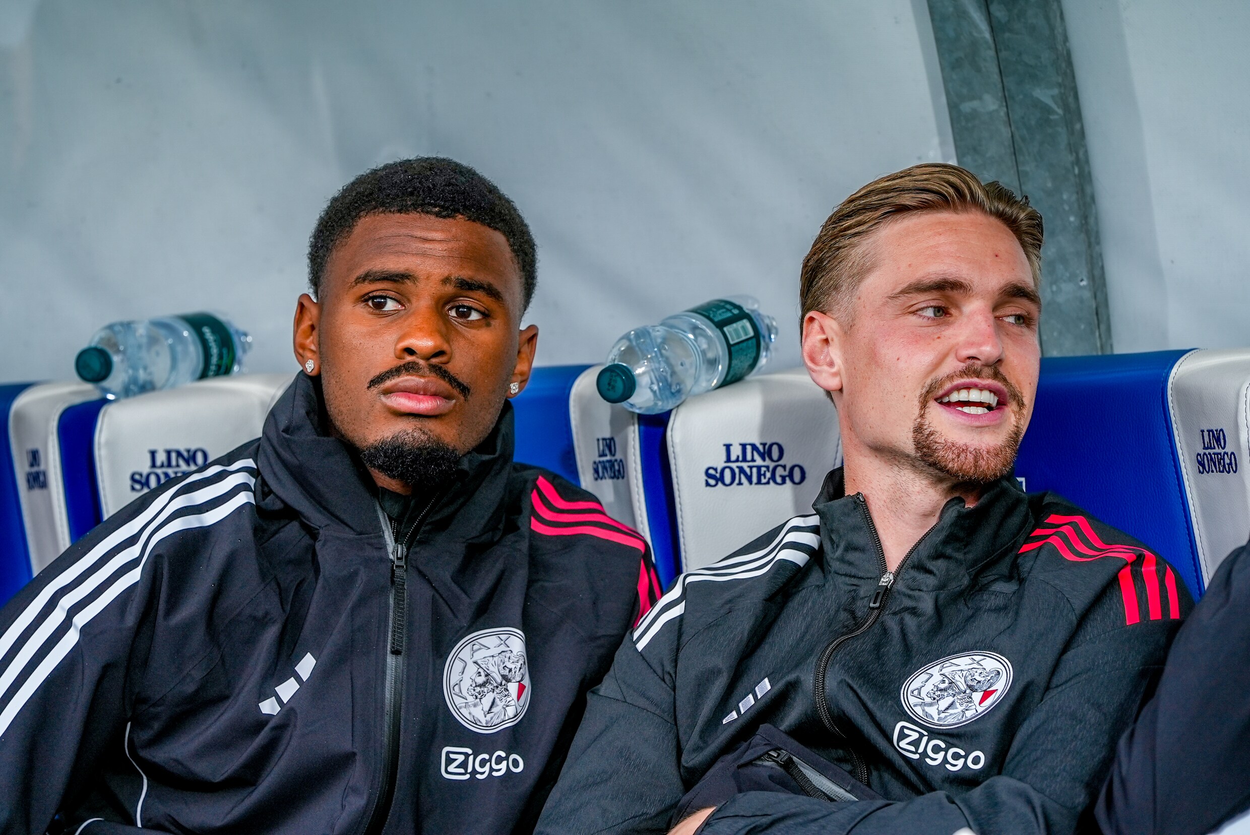 Ajax verliest finale Como Cup van gastheer, Jorrel Hato slaat duel over ...