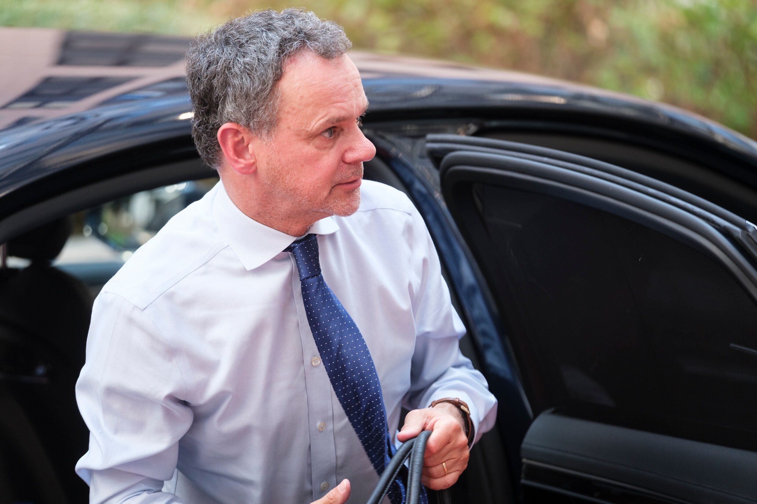 Nederland kiest hardere koers tegen Israël en verklaart twee ministers ...