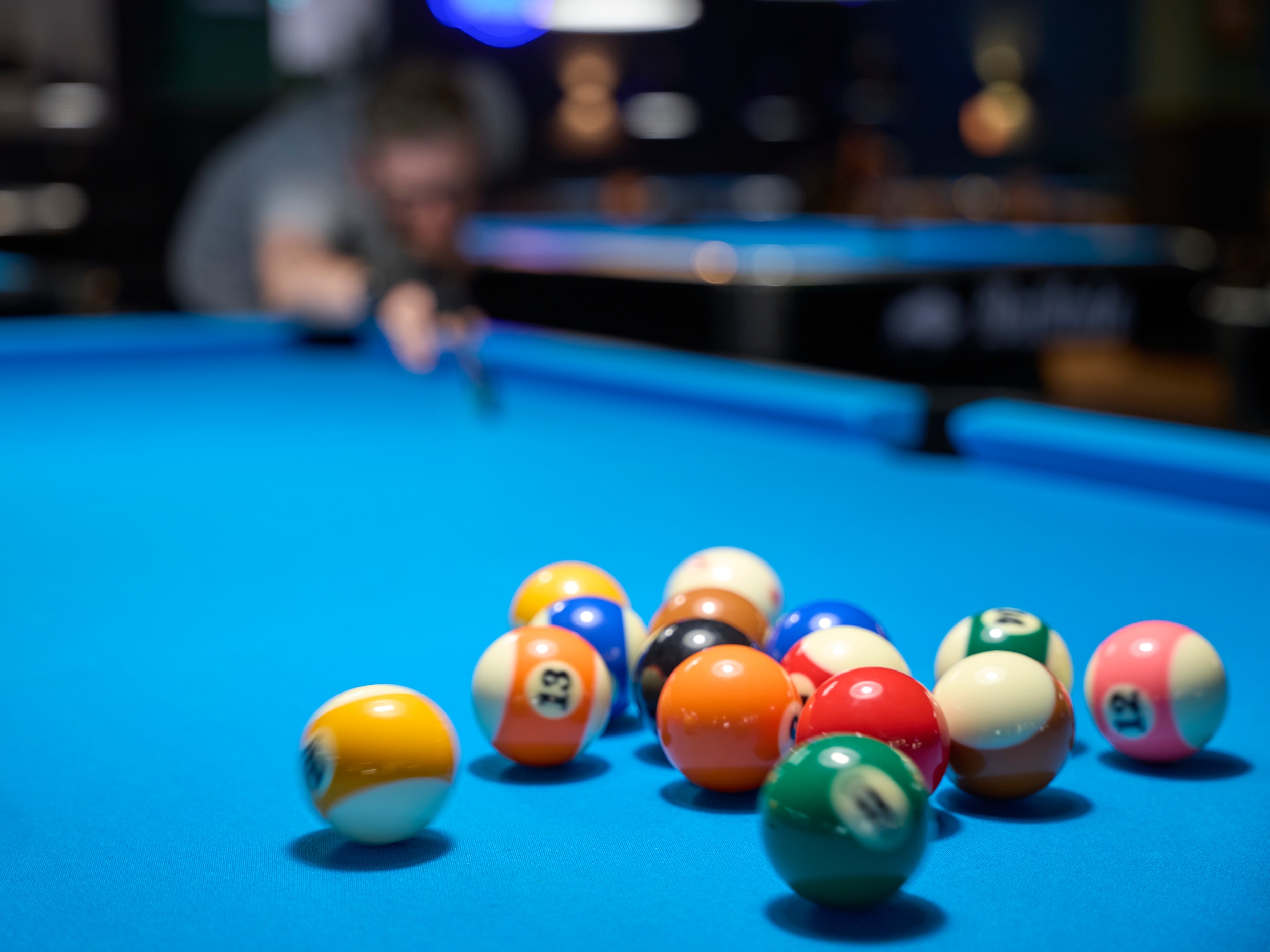 Voormalig Europees kampioen en zijn broer openen Mokum Pool & Darts in ...