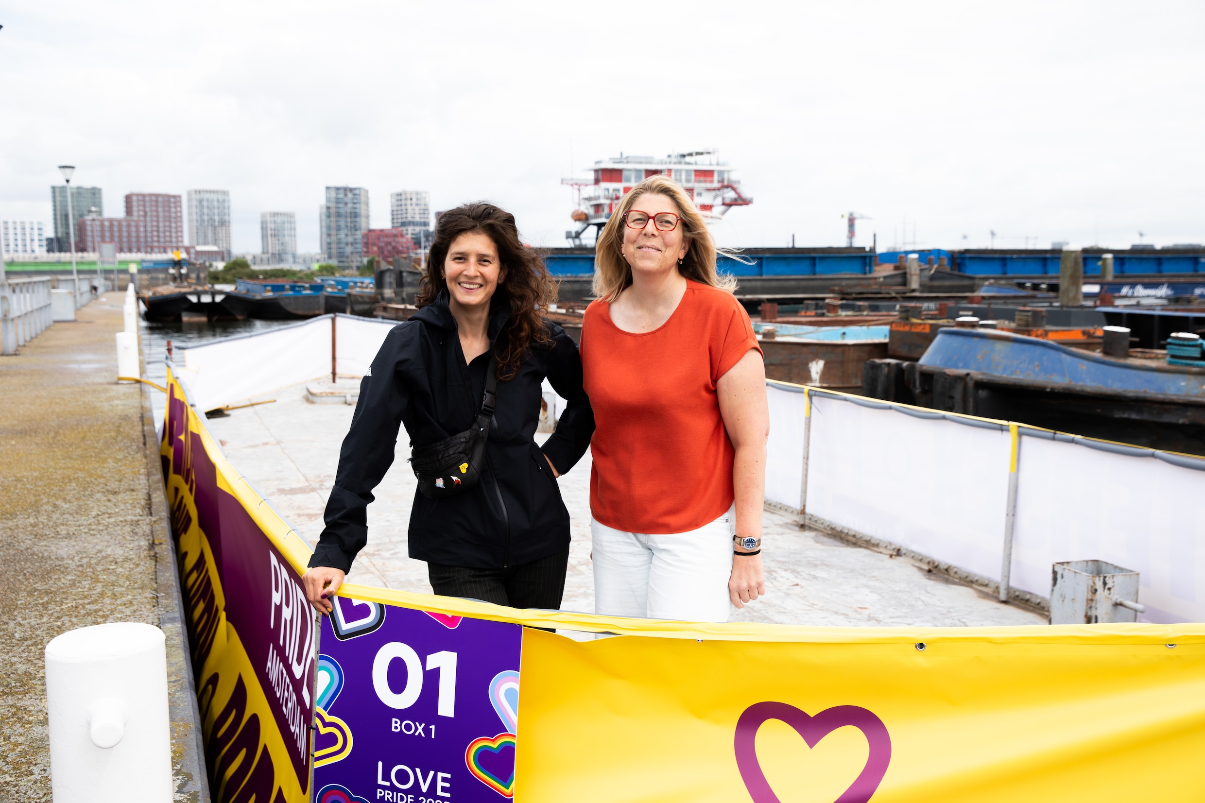 Voor het eerst doet een boot vol intersekse personen mee met de Canal ...