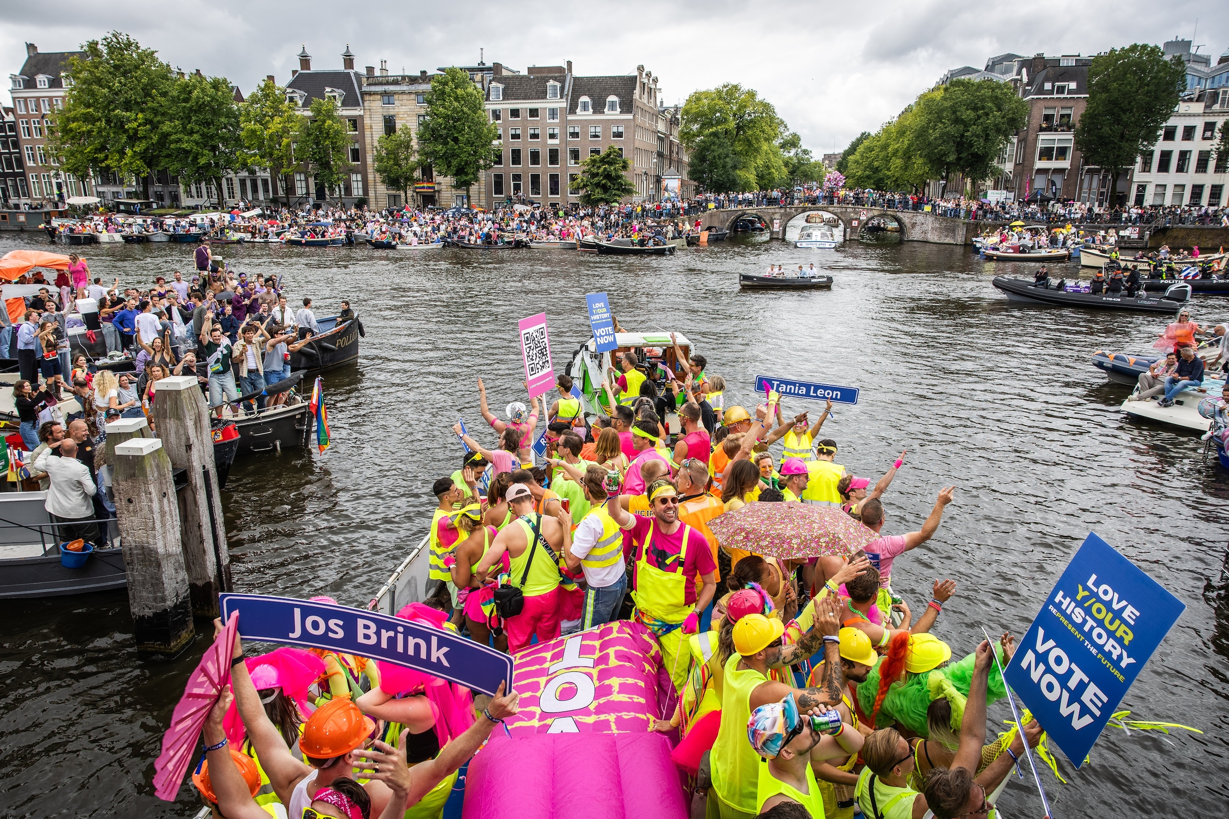 Jos Brink wint verkiezing tijdens Pride en krijgt een straatnaam in ...