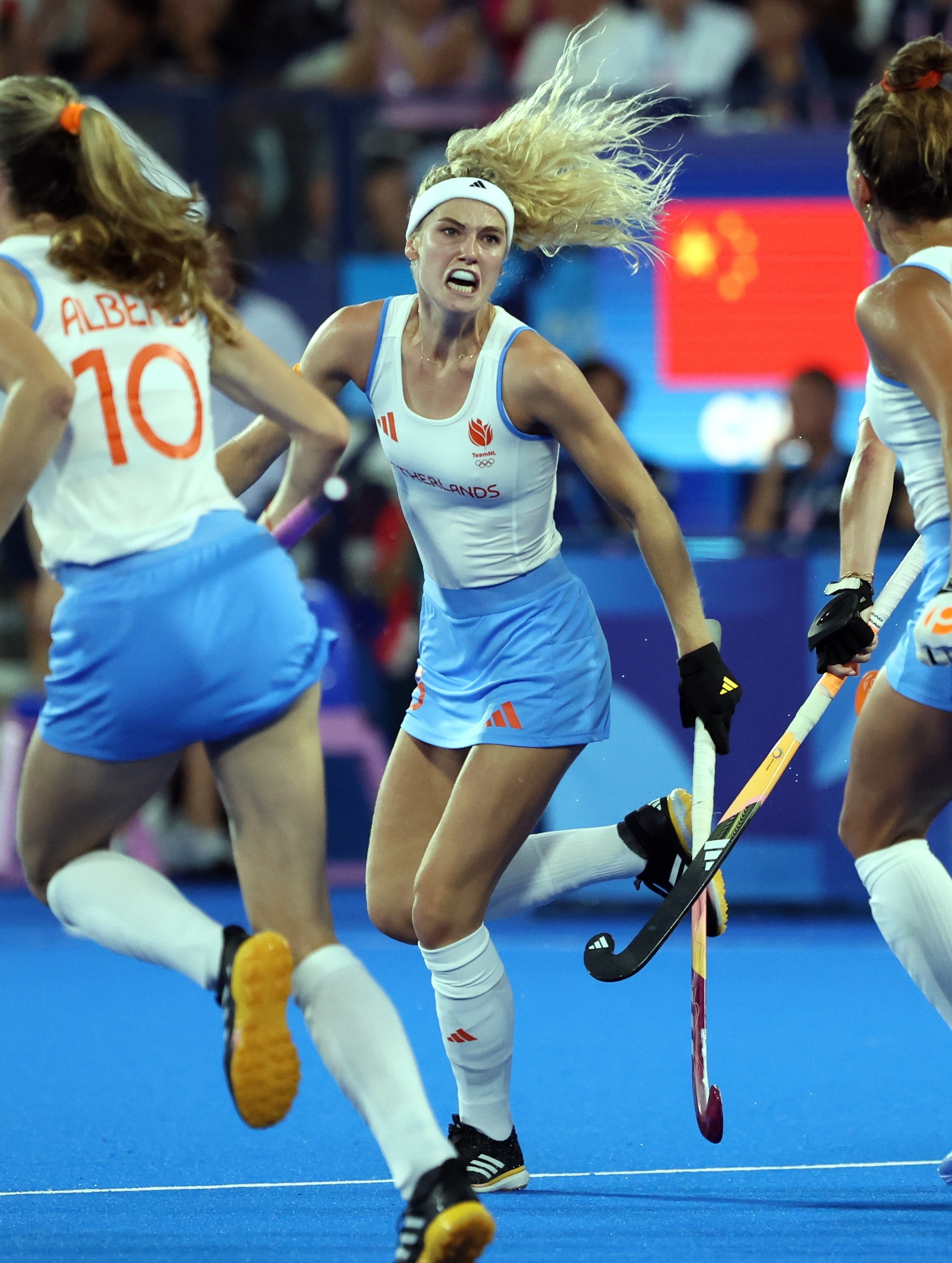 Alle Oranjehockeysters zijn populair, maar Yibbi Jansen (25) spant de ...