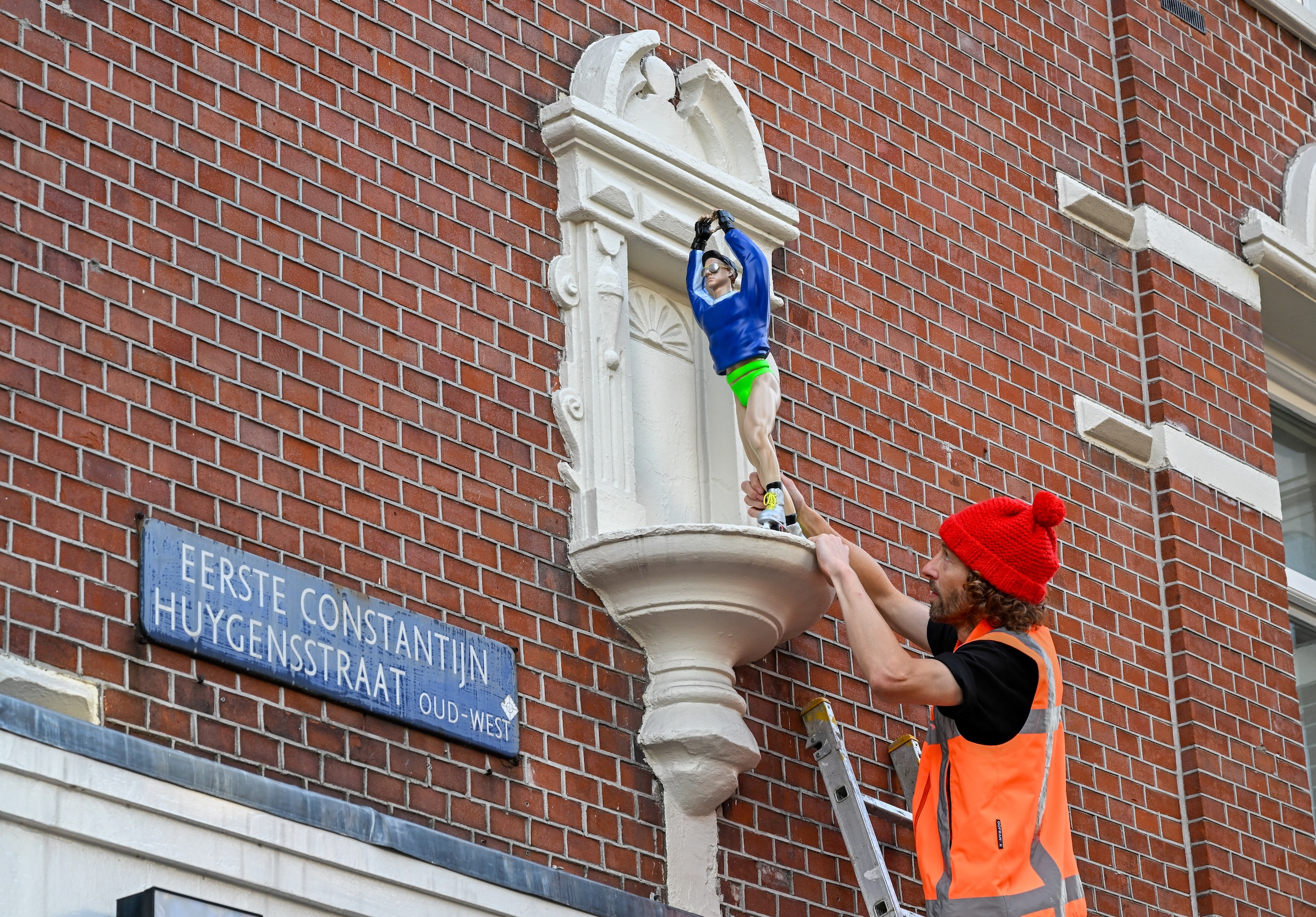 Stringskater Henri Pronker geëerd met nieuw kunstwerk van Streetart ...