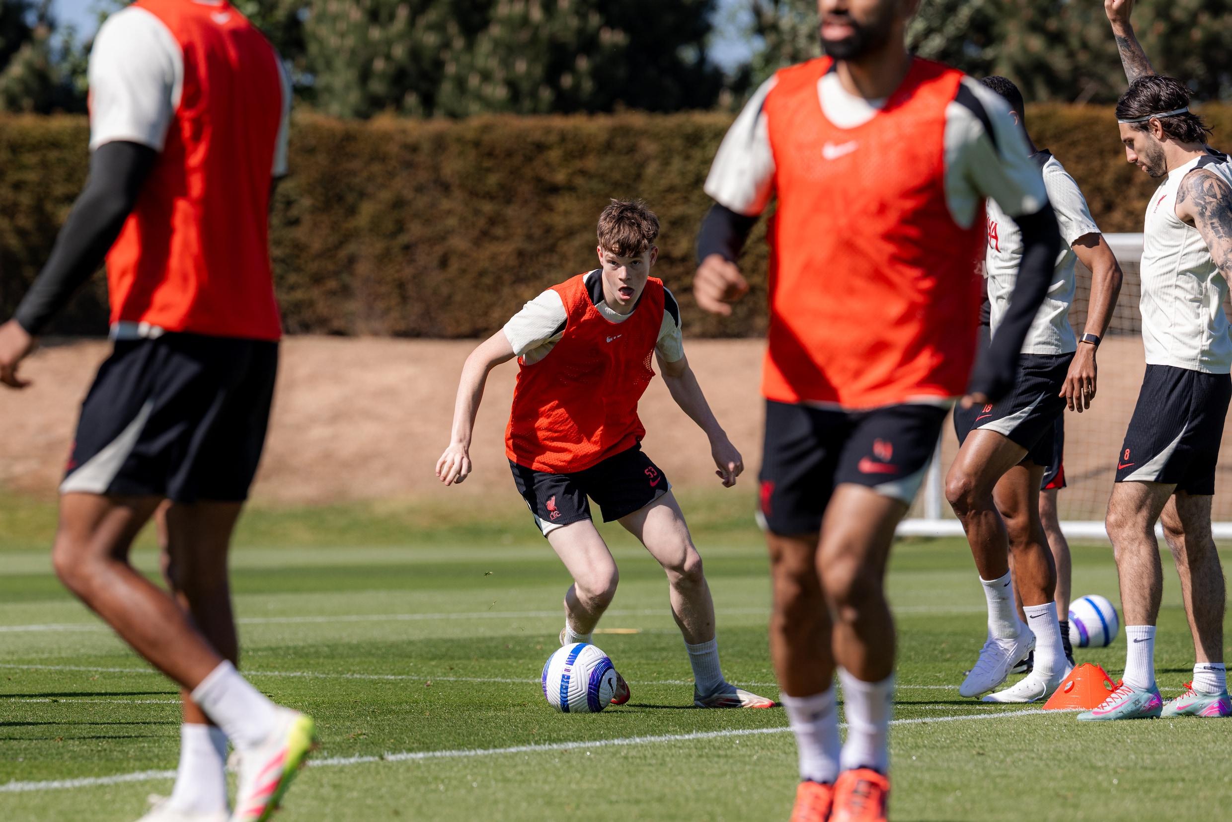 Wie is James McConnell, de beoogde nummer 6 van Ajax? | Het Parool
