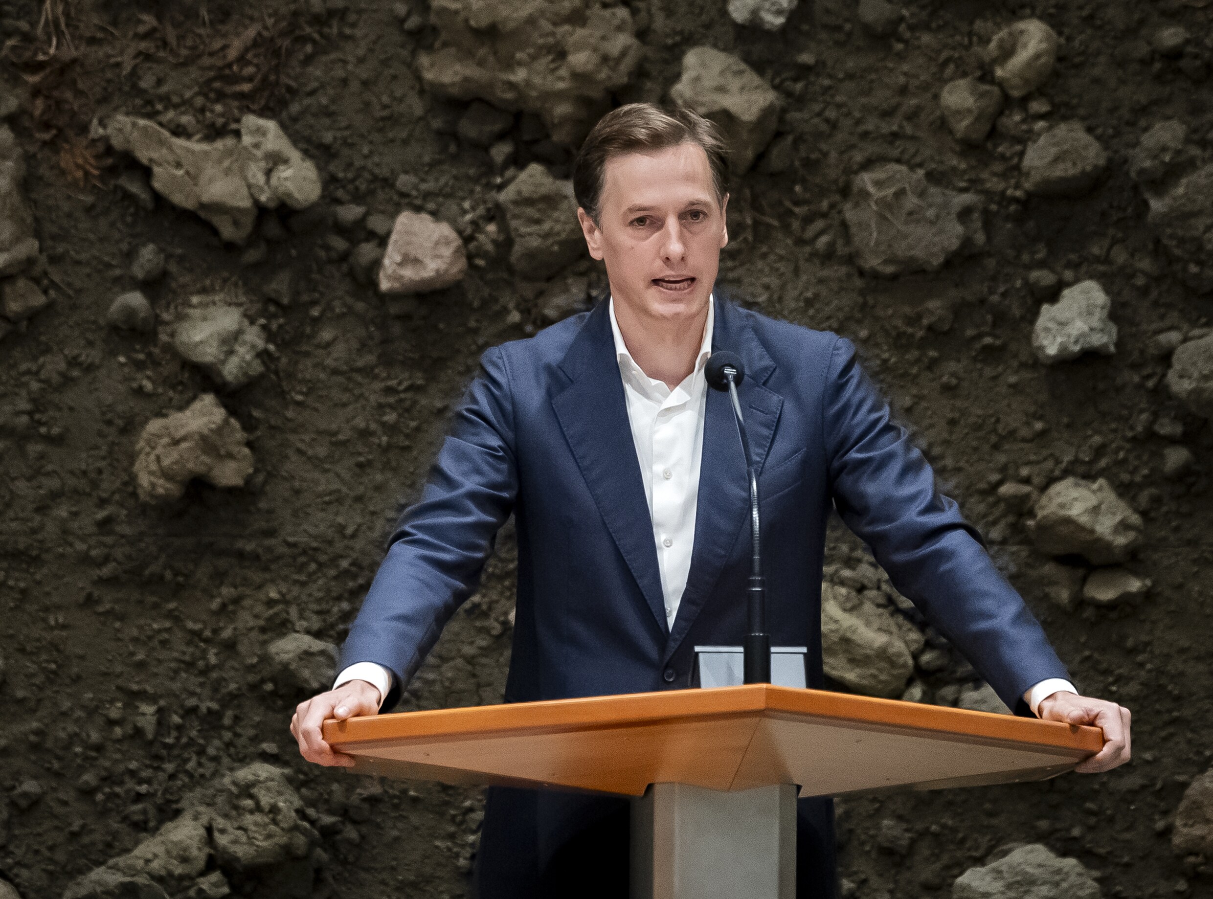 Teruglezen: Debat Tweede Kamer | Gehavend kabinet-Schoof mag van Kamer ...