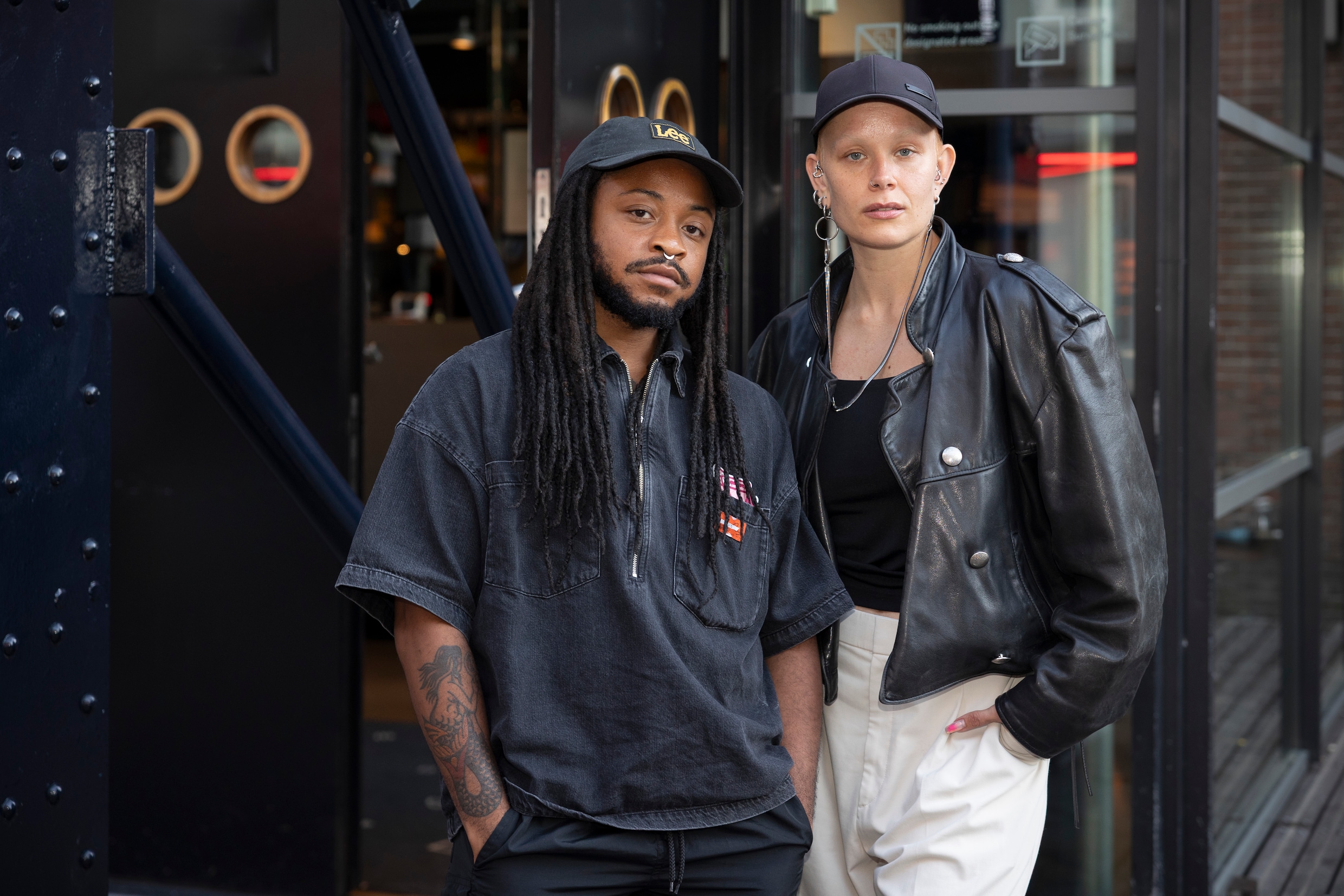 De extravagante ballroomscene is een uitlaatklep voor queers: ‘Liggend en poserend ging ik de ...