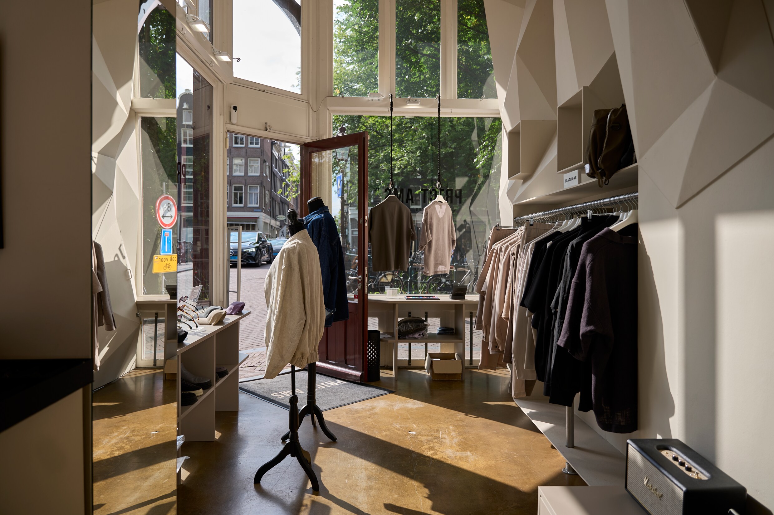 Het Amsterdam van Papa Tolletje: ‘Als ik eens naar een andere supermarkt ga, krijg ik een error ...