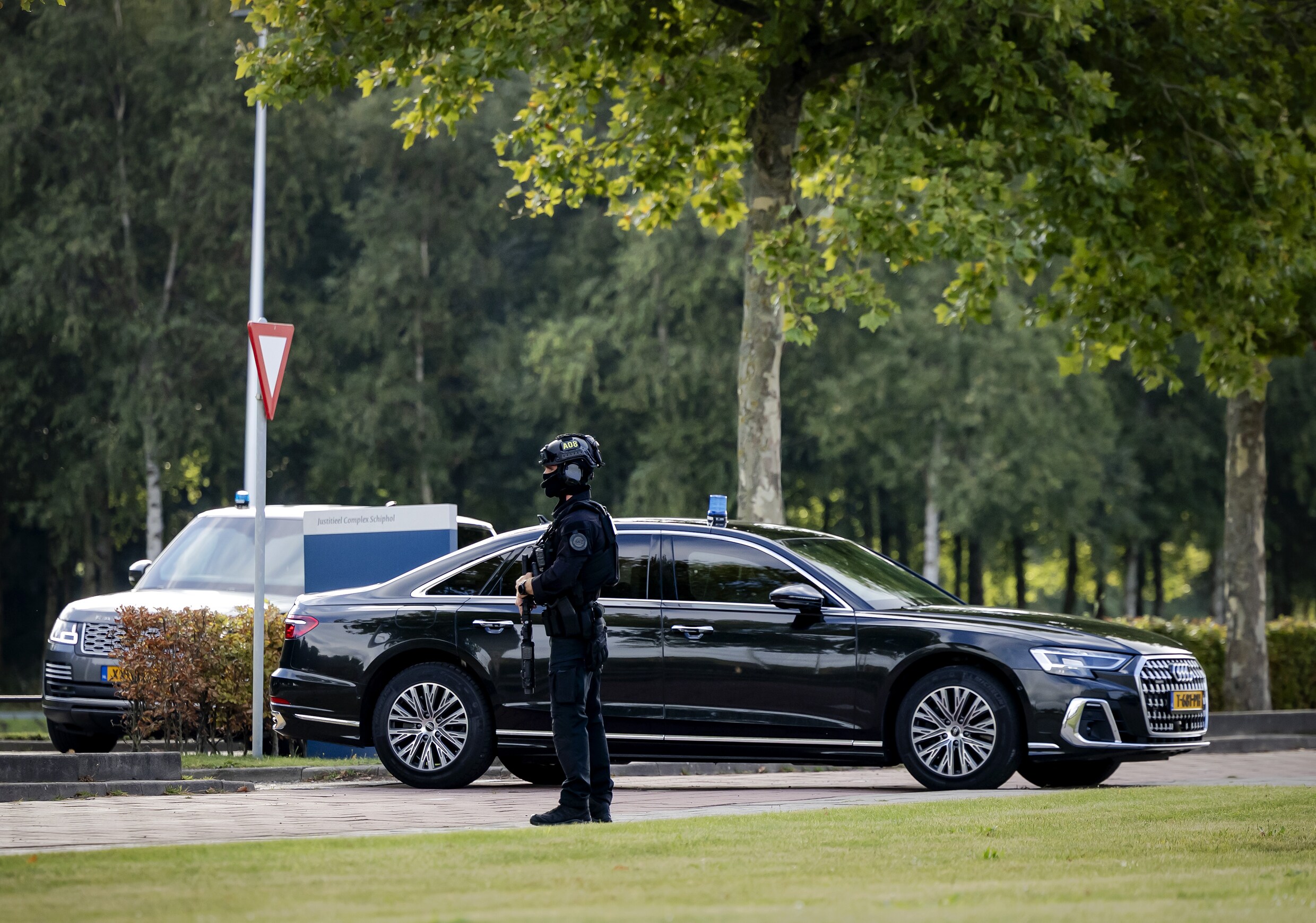Twee advocaten hebben zich gemeld om Ridouan Taghi bij te staan | Het ...