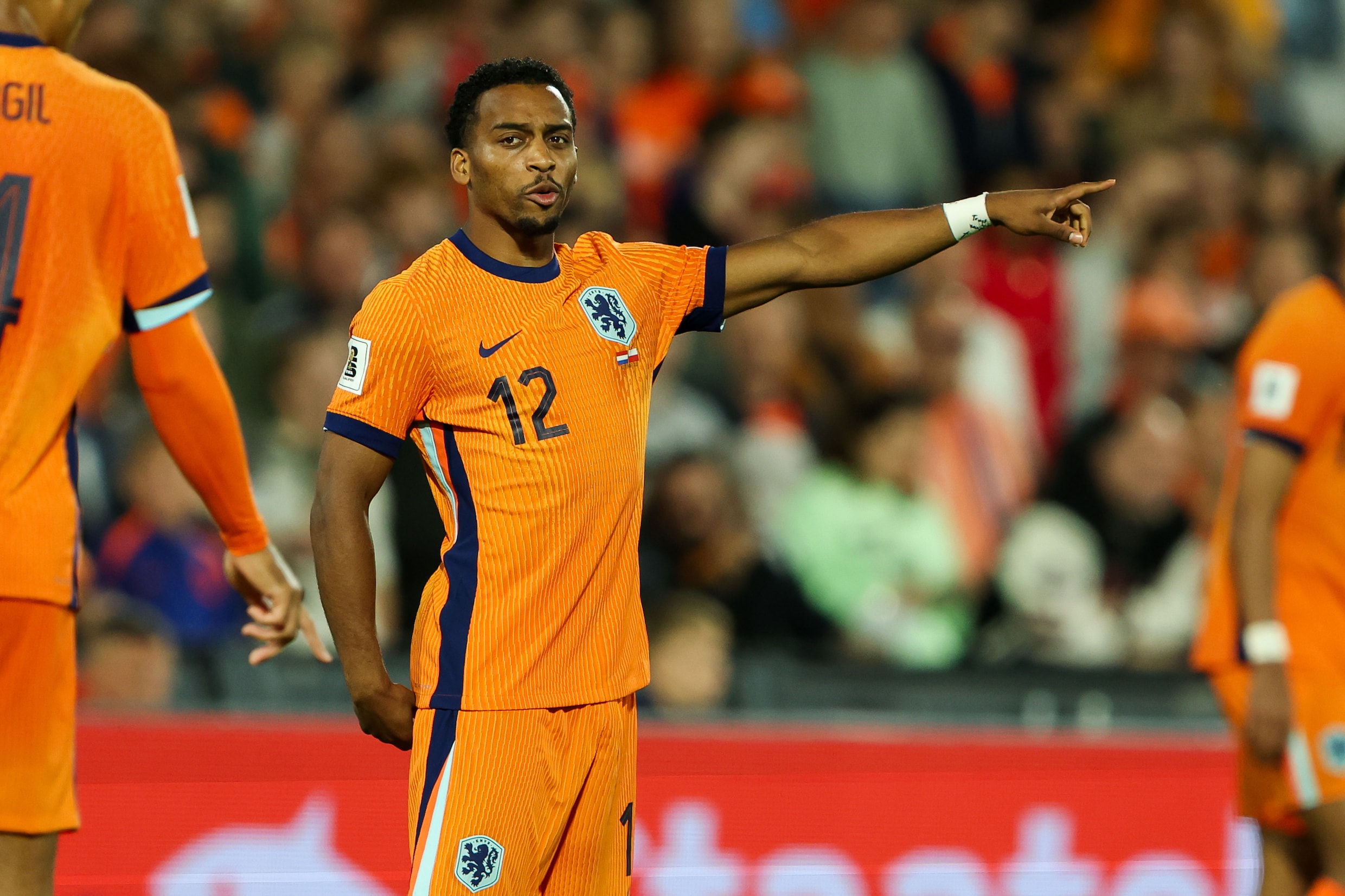 Jurriën Timber is bij Arsenal onbetwist, maar zit bij Oranje op de bank ...