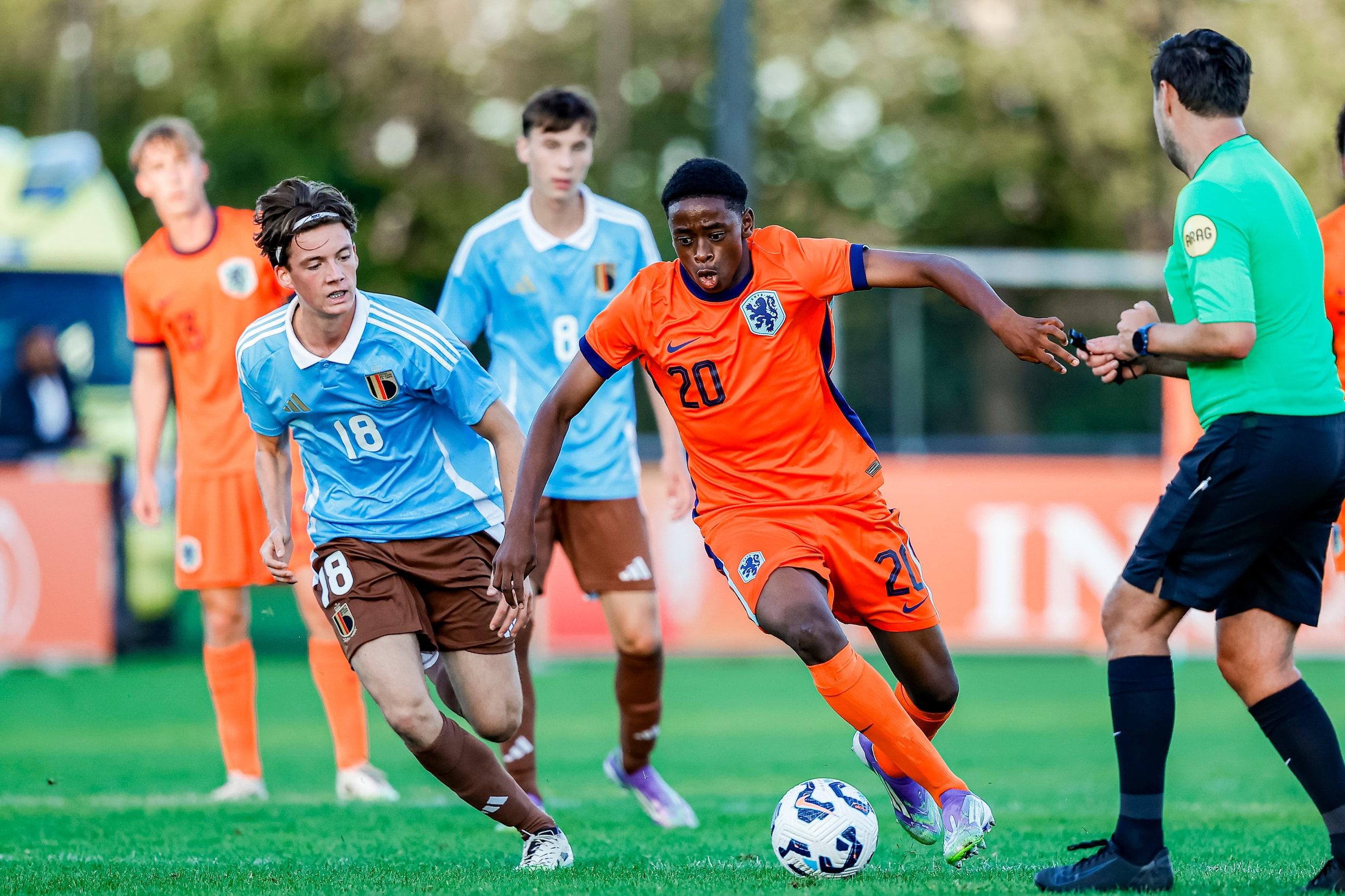De A-junioren van AZ zijn beter opgeleid dan die van Ajax, in Alkmaar ...