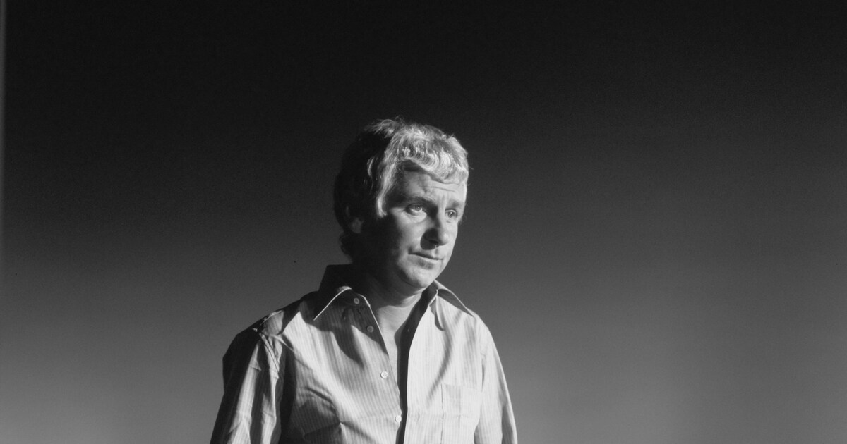 Gerard Cox (1940-2025) was een knuffelmopperpot, die van alle markten ...