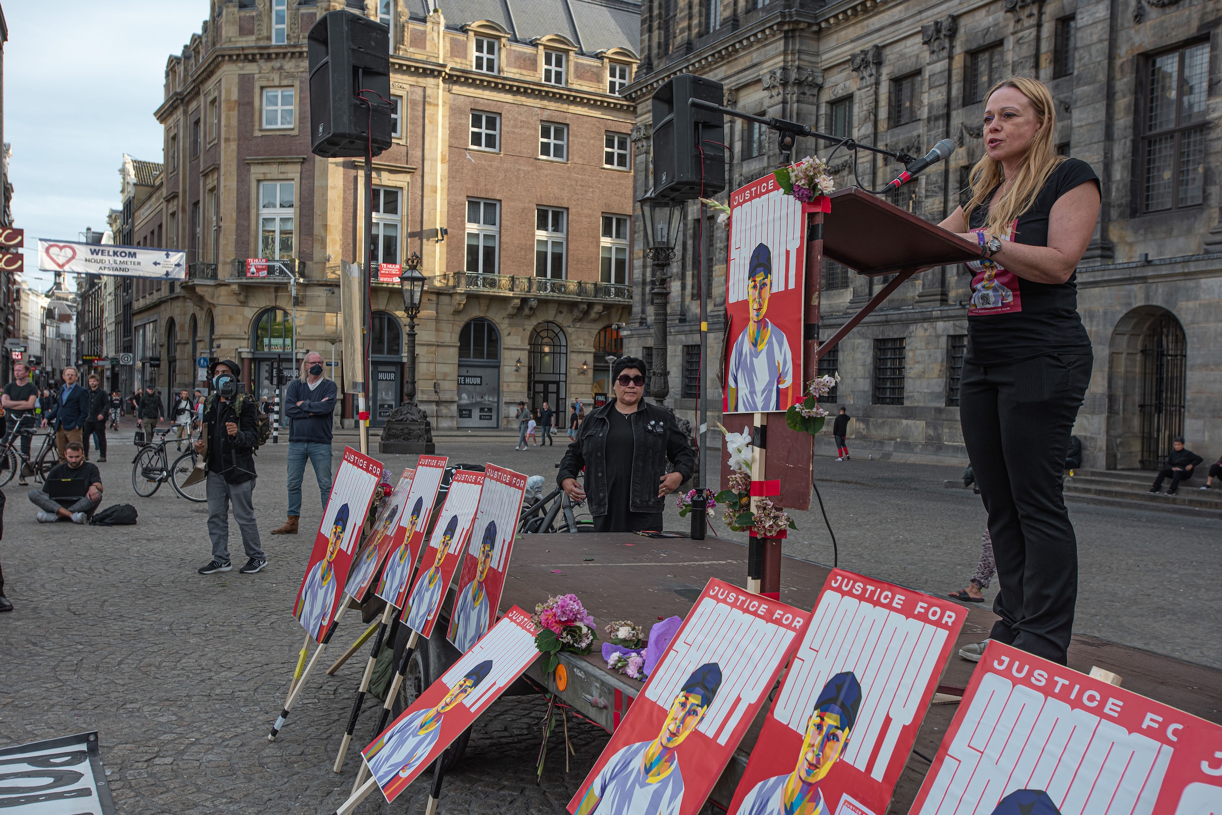 Familie van Sammy Baker, die in 2020 door agenten werd doodgeschoten in ...
