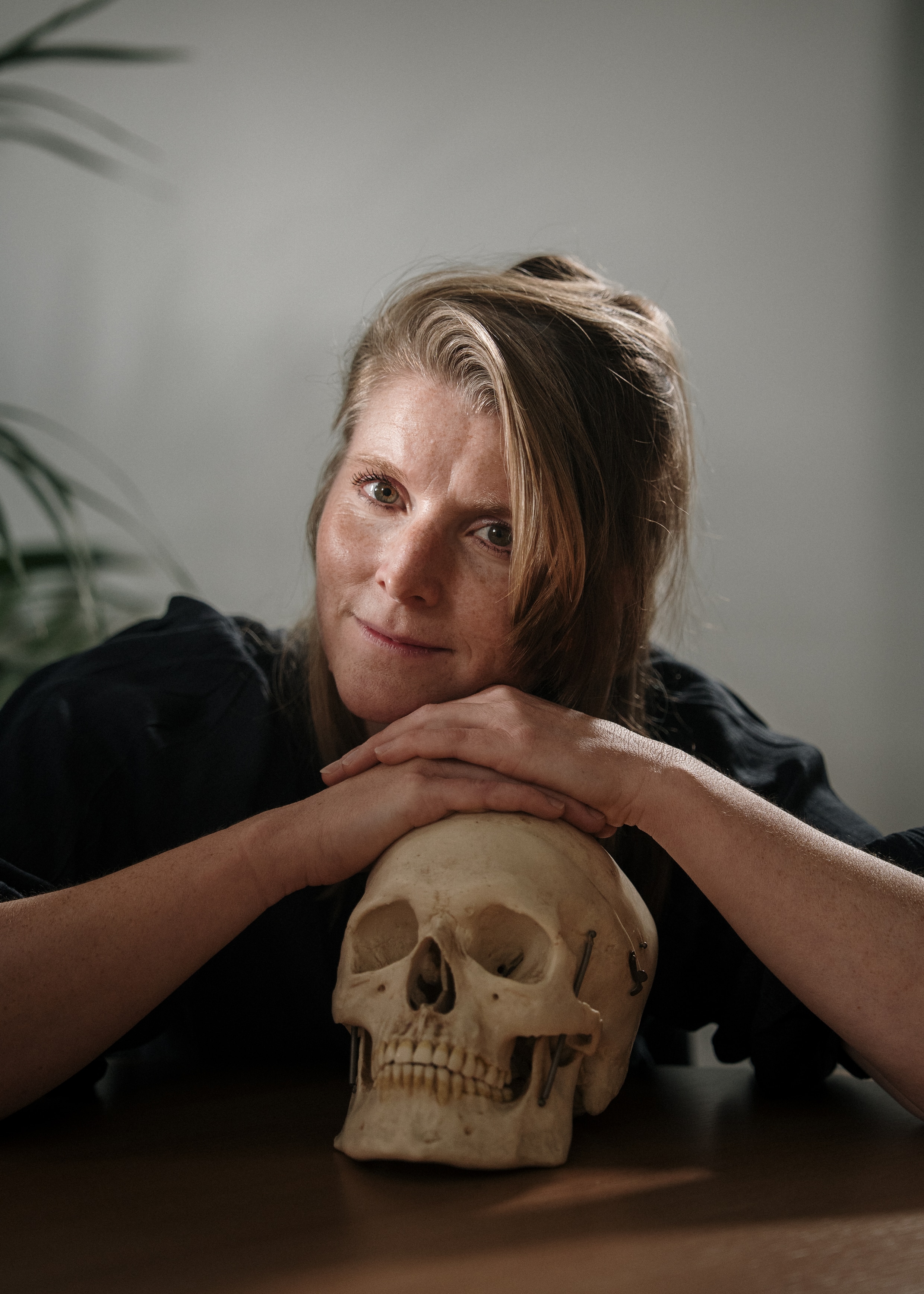 Neurochirurg Mariam Slot (42) kan patiënt live laten meepraten tijdens ...